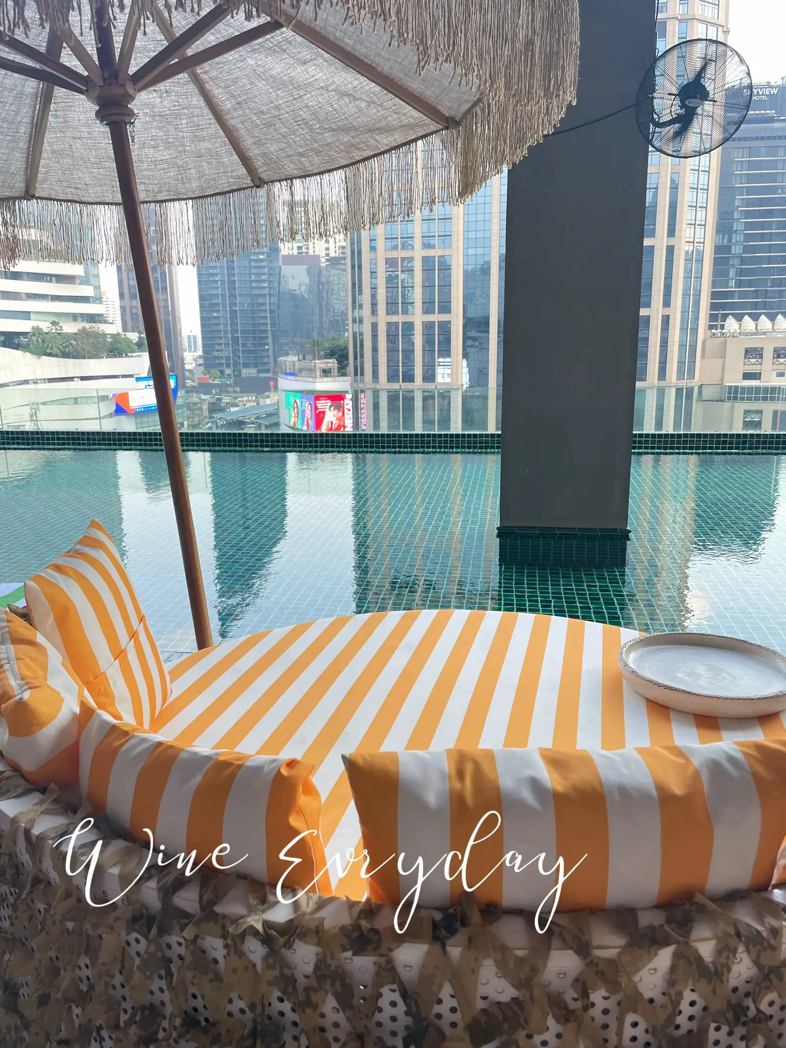 Wine Everyday👉แนะนำ TRIBE SKY BEACH BAR at EMSPHERE | แกลเลอรีที่โพสต์ ...