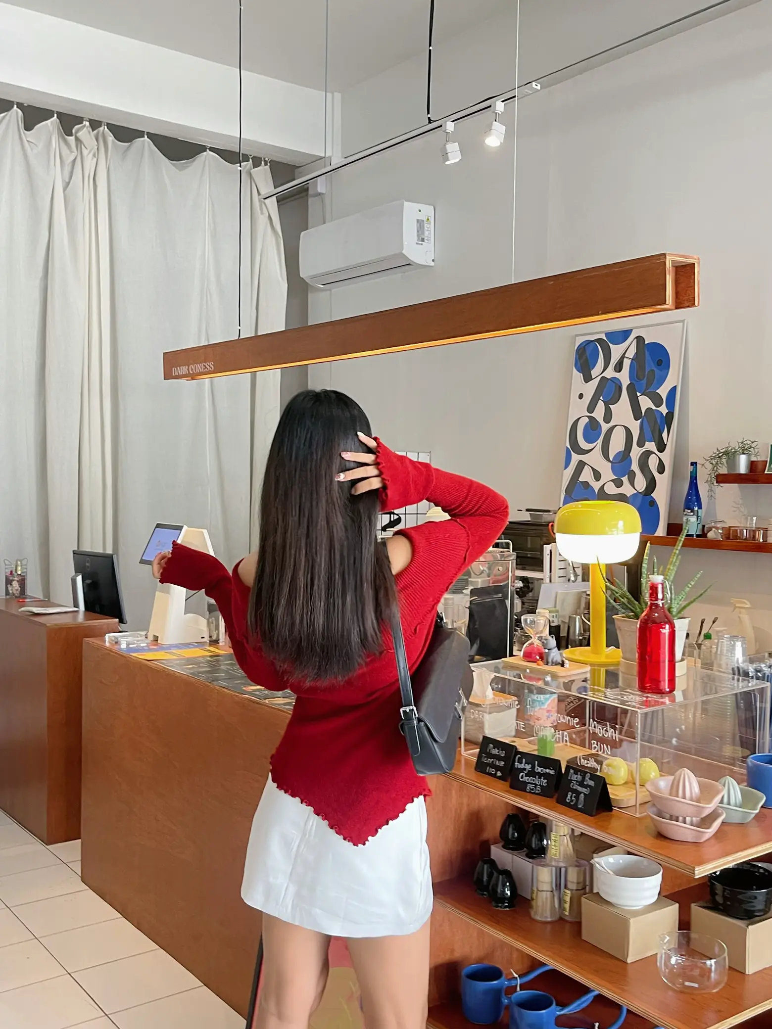 OOTD เสื้อแดงตัวโปรดด | แกลเลอรีที่โพสต์โดย rainnie | Lemon8