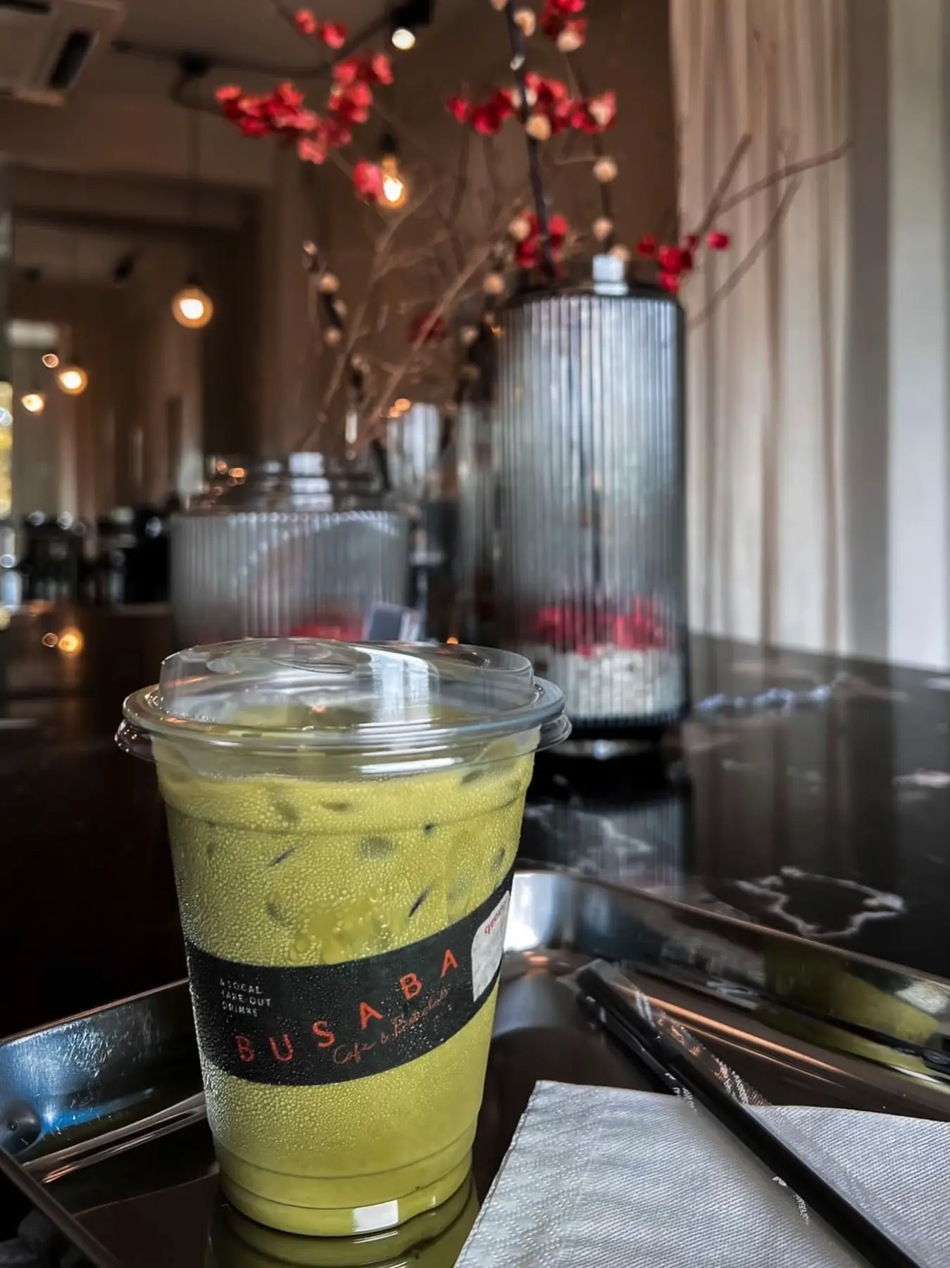 Busaba Cafe & Bake Lab : วิววัดราชบูรณะ 🍩 | แกลเลอรีที่โพสต์โดย ...