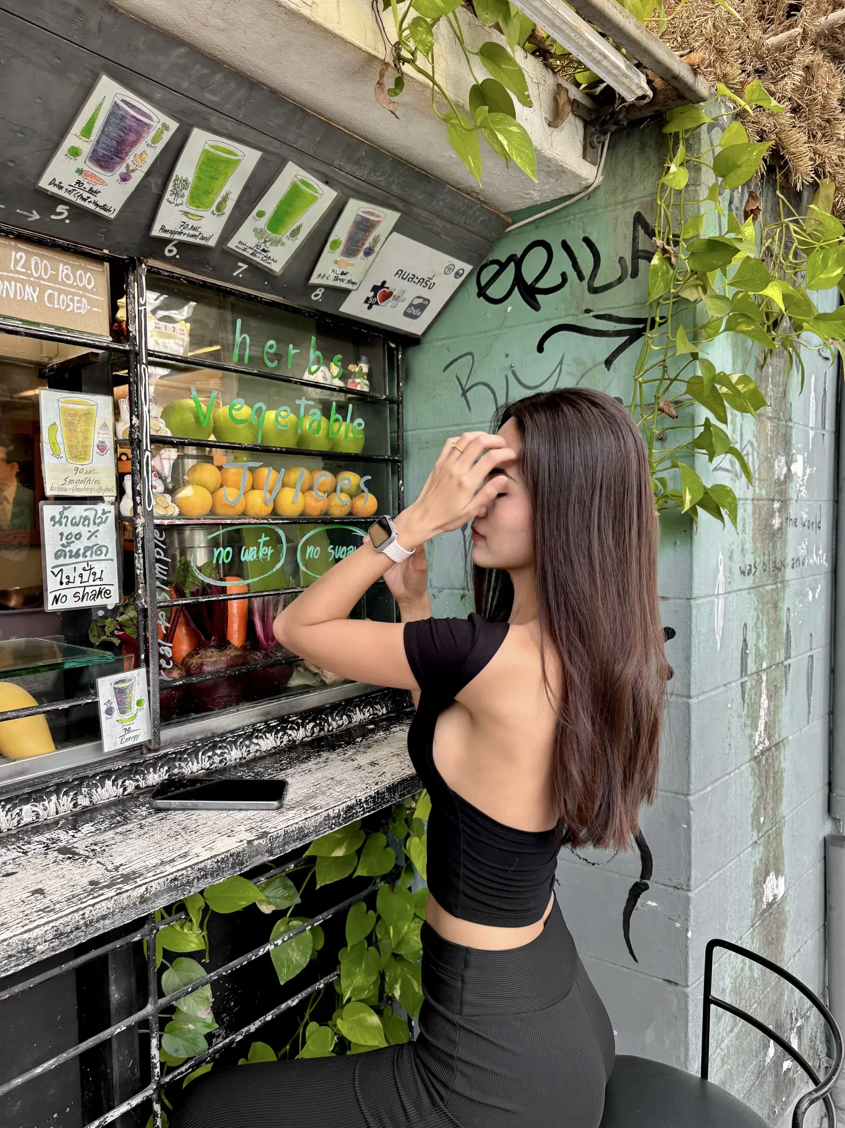 เสื้อเปิดหลังที่จริงใจ 👚🧢 | แกลเลอรีที่โพสต์โดย Kie kanticha | Lemon8