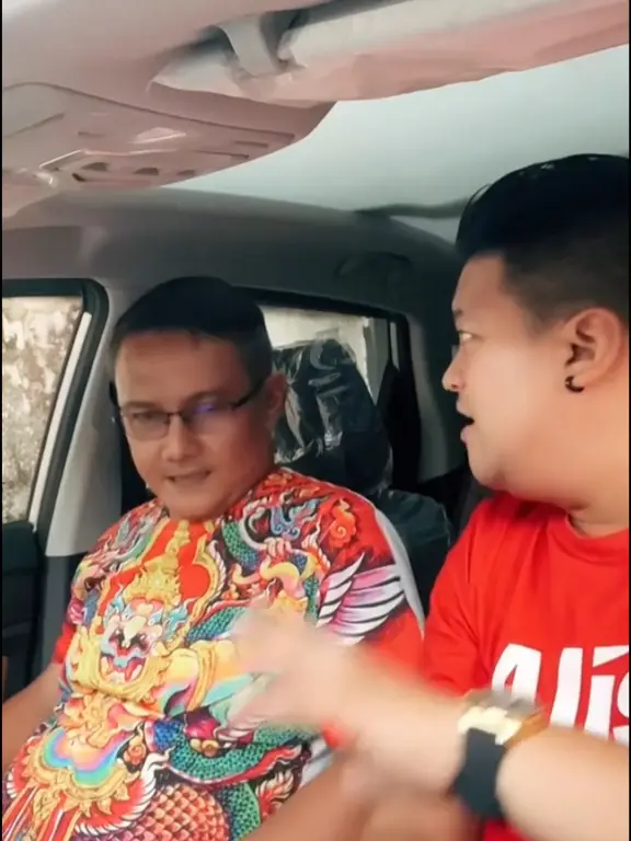 ไปอธิบาย option รถ MG Zs เพิ่มเติมถึงหน้าบ้าน | วิดีโอที่เผยแพร่โดย Sales Jack MG | Lemon8