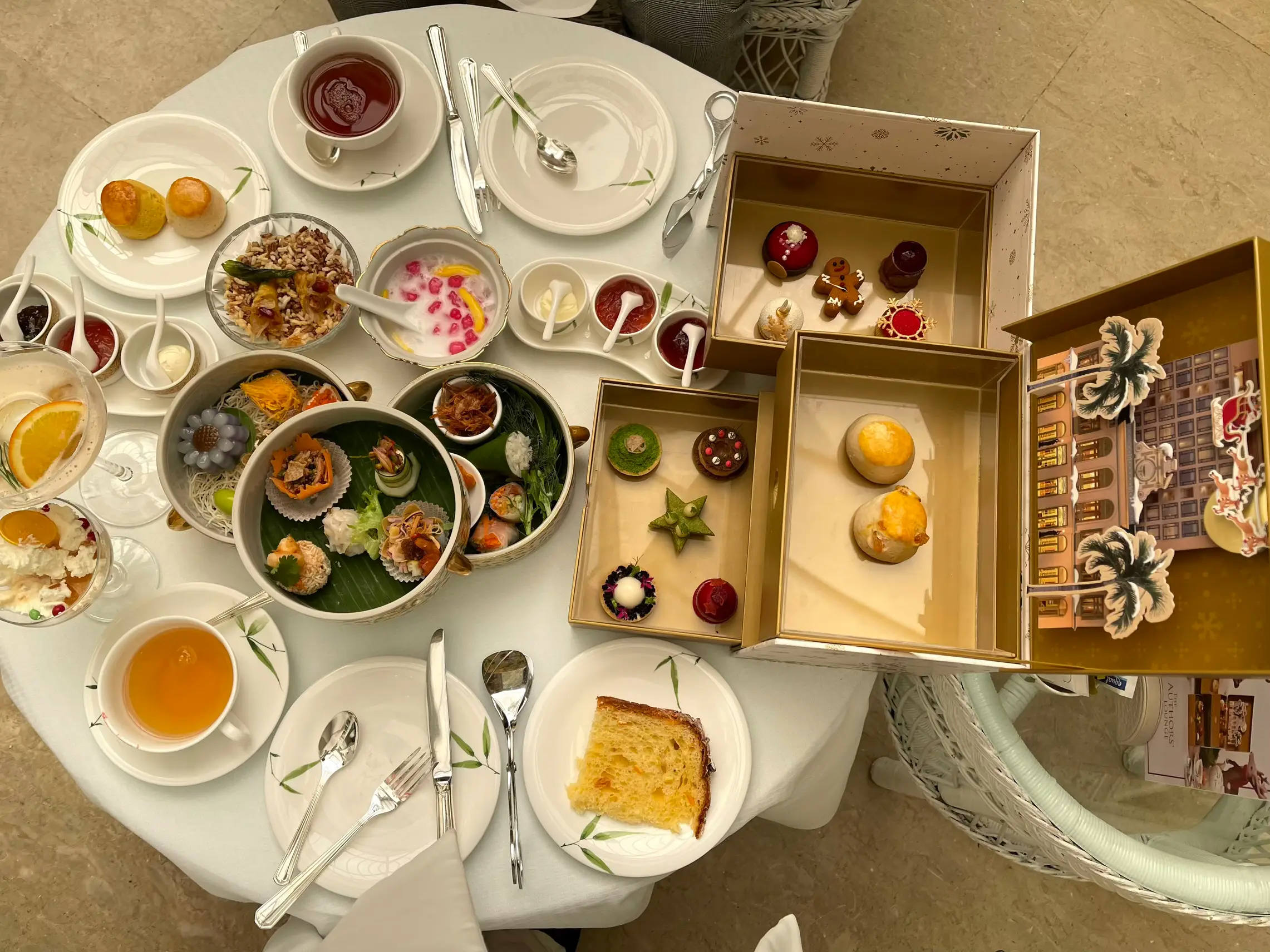 Buffet Afternoon tea @ The Author’s Lounge ☕️ | แกลเลอรีที่โพสต์โดย ...