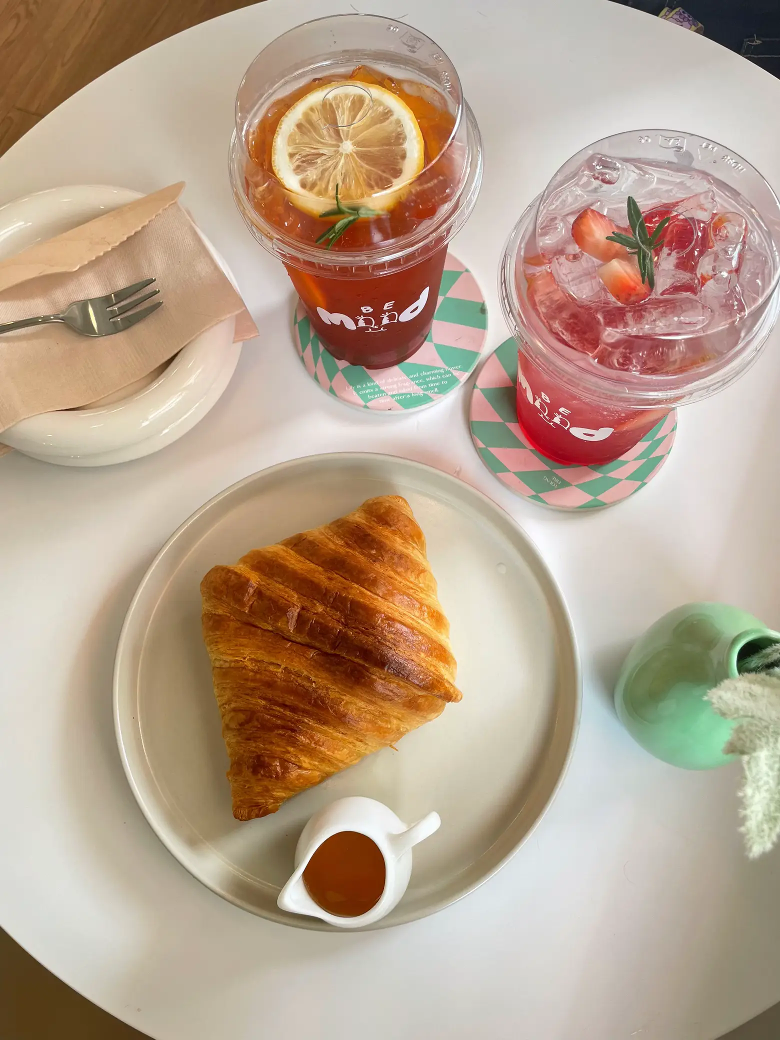 BE MOOD Cafe 🧸 คาเฟ่พัฒนาการ49 ใกล้ MRT สายสีเหลือง 💛🤏🏻 | แกลเลอรีที่โพสต์โดย imbabainana | Lemon8