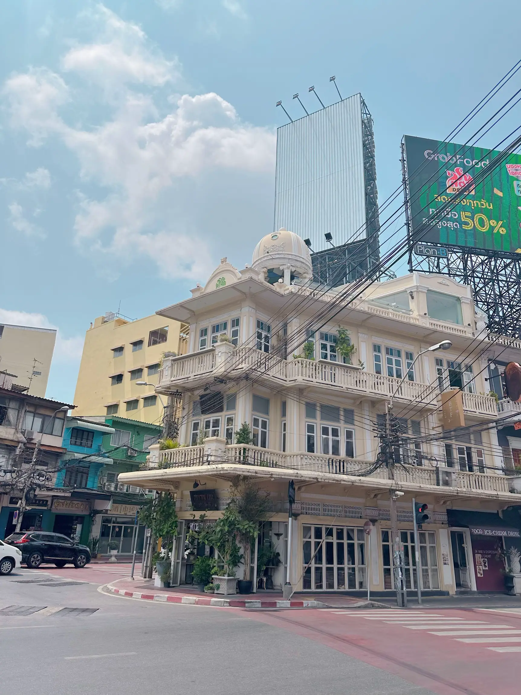 Maithe cafe (ไมที) ☕️ 🌷 วิวเมืองสุดฮิตต | แกลเลอรีที่โพสต์โดย Jaobeemm | Lemon8