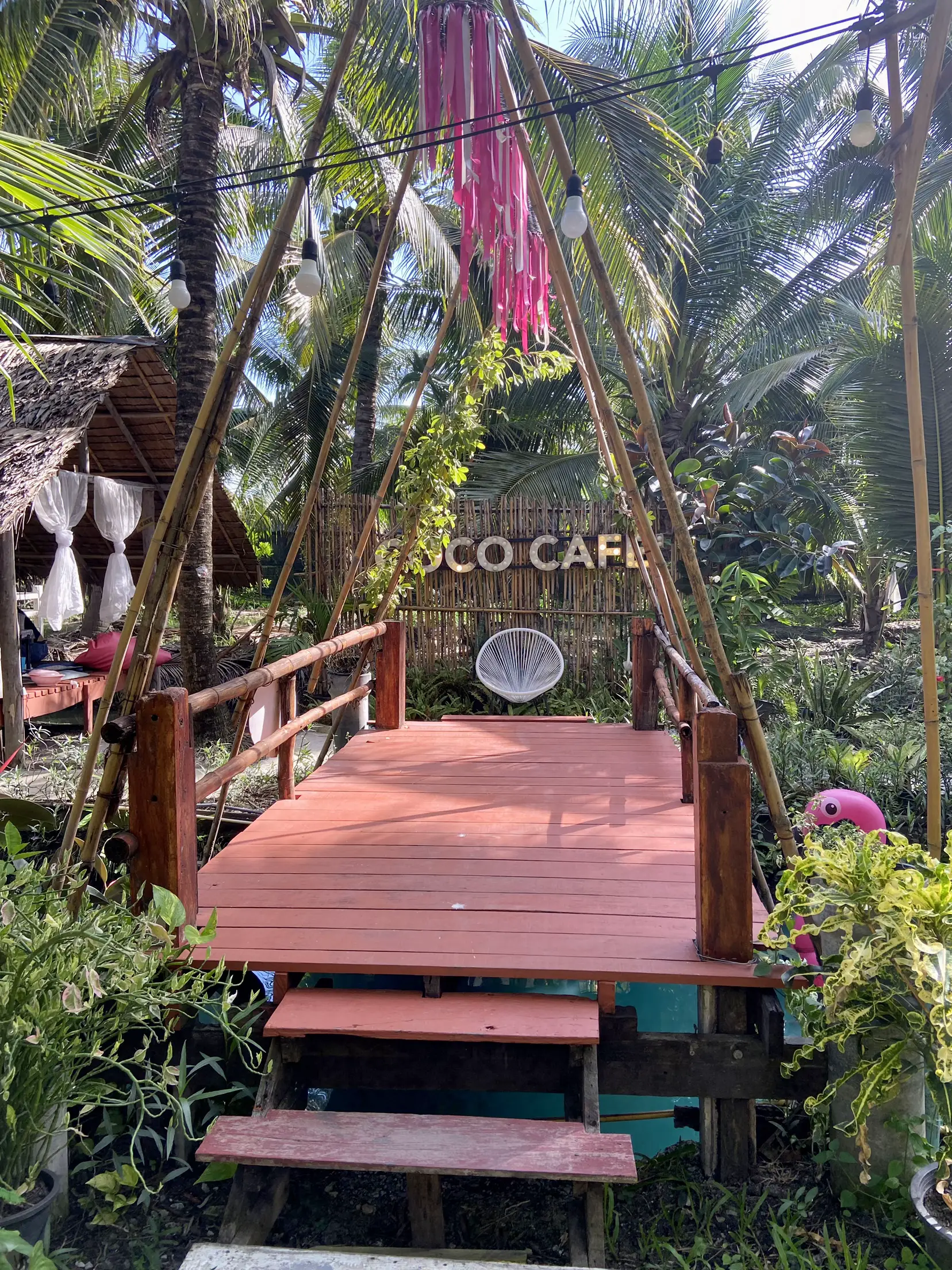 พาส่องร้าน COCO Cafe’ กินติม จิบกาแฟ นั่งชิลในสวนมะพร้าว | แกลเลอรีที่โพสต์โดย nop_story.s | Lemon8