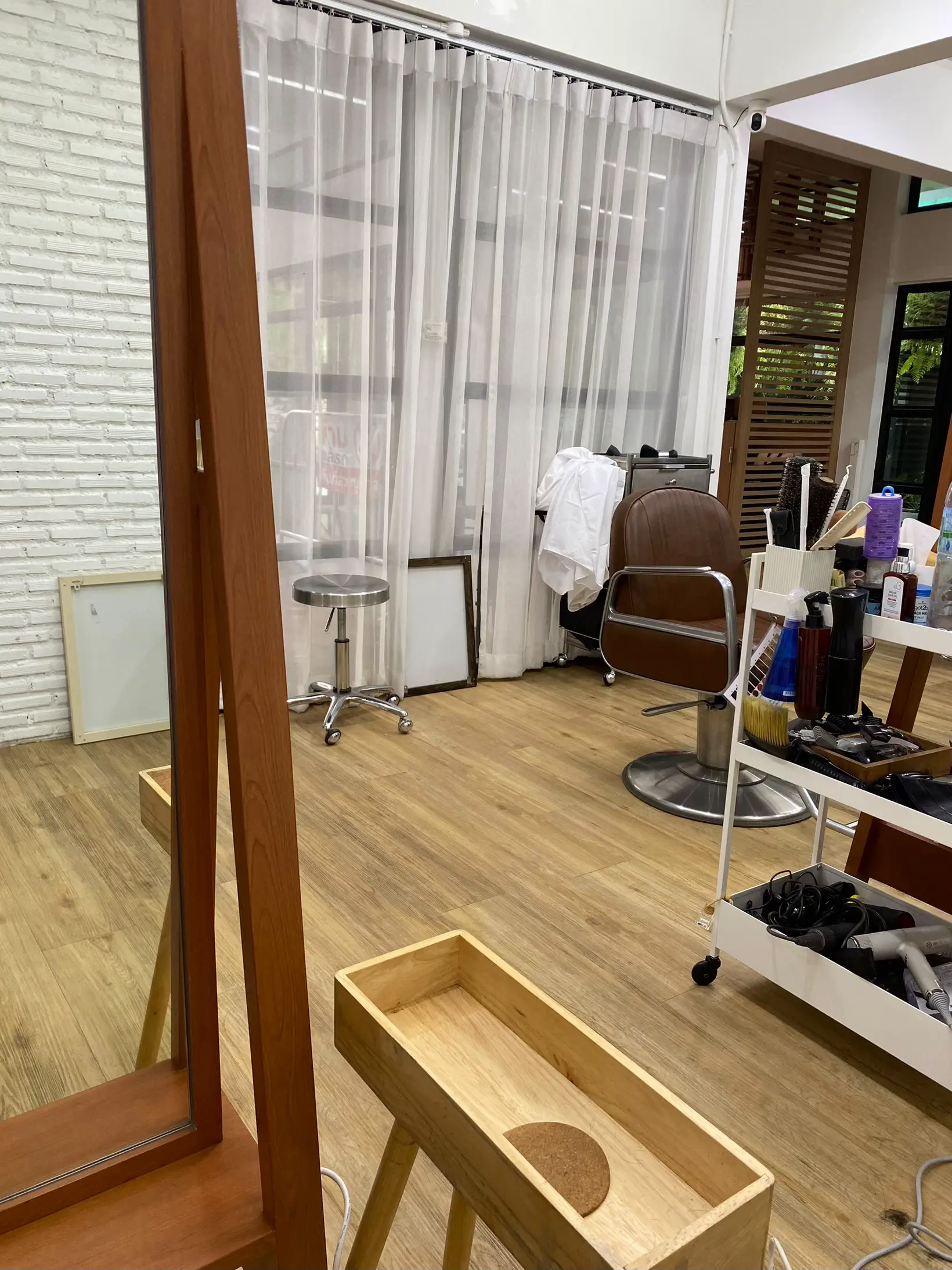 The white box ร้านตัดผมที่จริงใจ อารีย์ | แกลเลอรีที่โพสต์โดย ลว ♡ 𓈒 ...