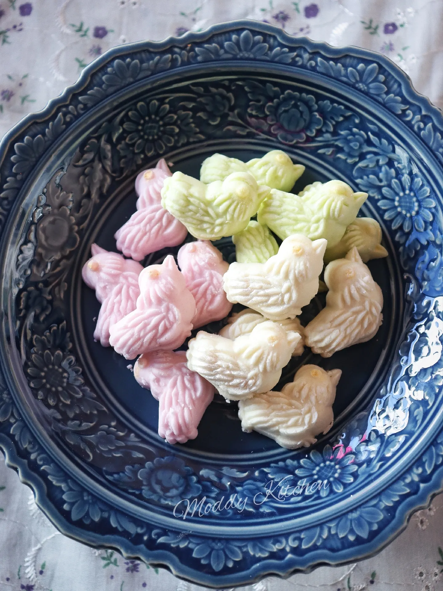 ขนมสัมปันนีนกน้อย | แกลเลอรีที่โพสต์โดย Moddy Kitchen | Lemon8