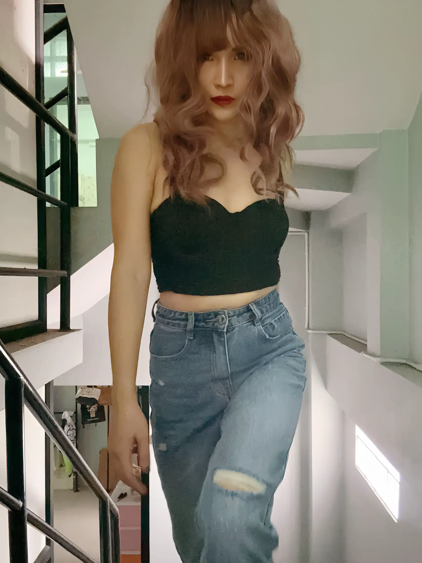 แต่งยังไงให้ไม่แก่ เสื้อครอบตัวสั้น กางเกงยีนส์สวยๆ | แกลเลอรีที่โพสต์โดย Gojimon 4289 63 | Lemon8