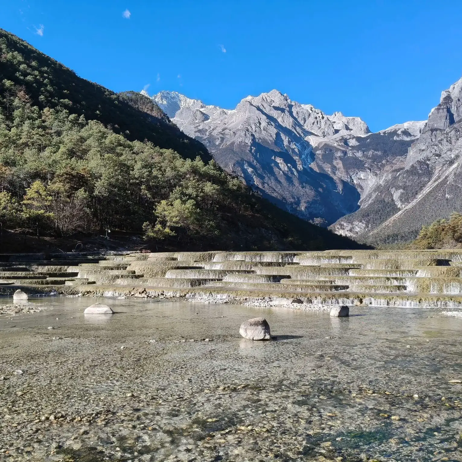 ที่นี่สวยเกินไปมากกกก ‘ภูเขาหิมะมังกรหยกๆ’ แห่งลี่เจียง 🥹🏔️ | แกลเลอรีที่โพสต์โดย lbzero | Lemon8
