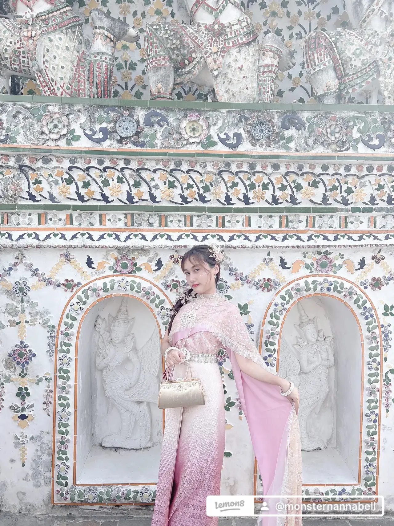 ใส่ชุดไทยสไตล์ douin วัดอรุณ 🎀 | แกลเลอรีที่โพสต์โดย ชาแนนนี่ 🐰 | Lemon8