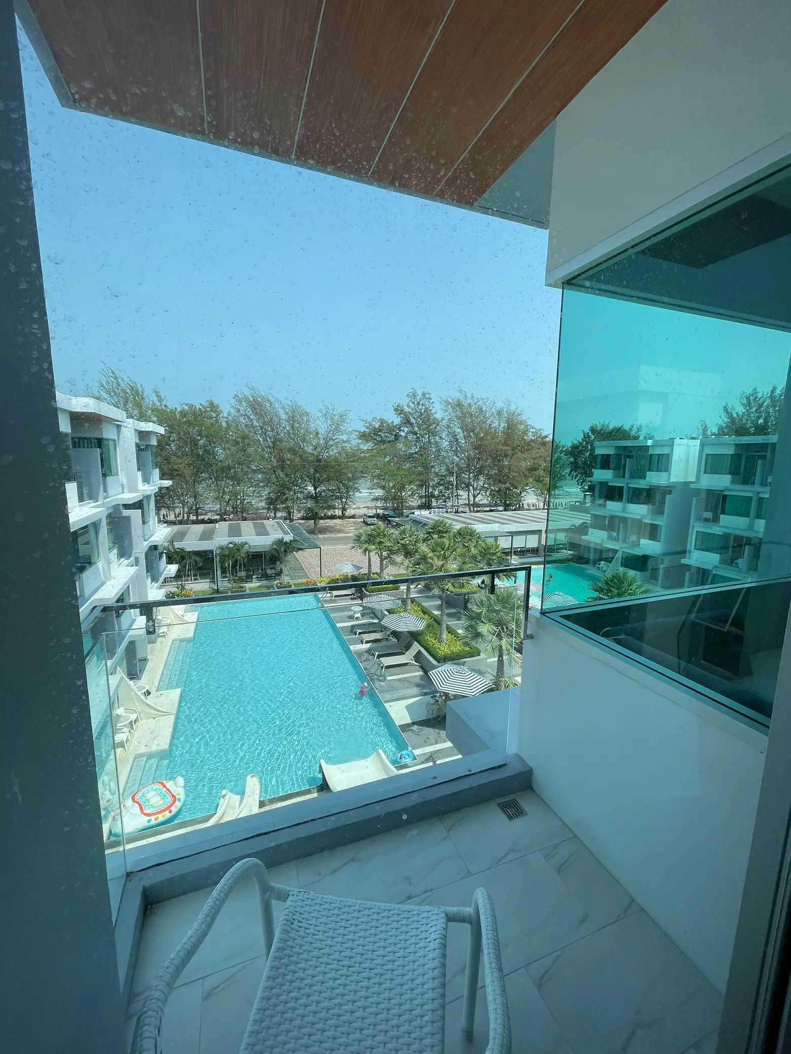 Bay window at sea cha-am | แกลเลอรีที่โพสต์โดย หน่อง ออม | Lemon8