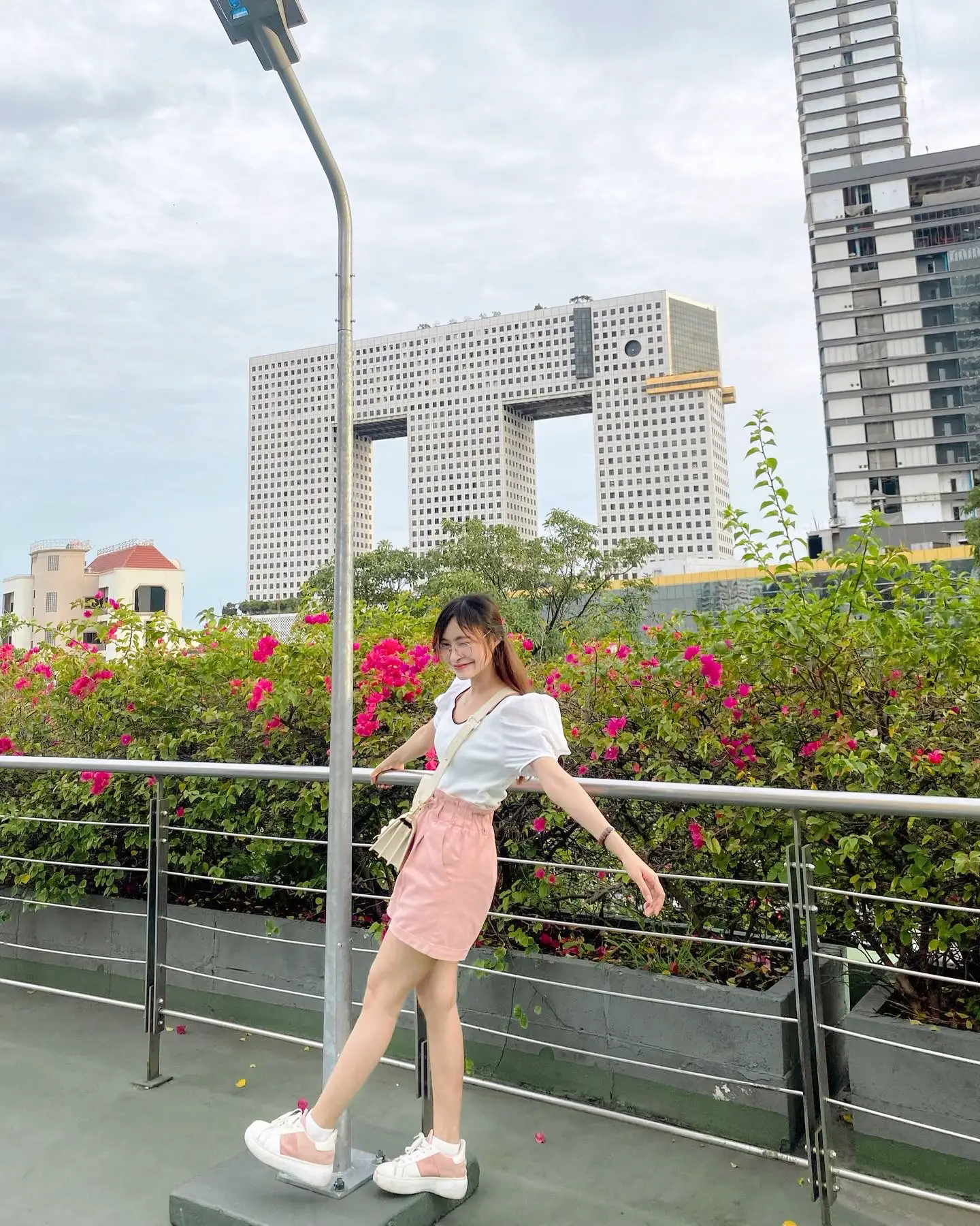 ถ่ายรูปกับตึกช้างที่สวนลอยฟ้า @Avenue Ratchayothin | แกลเลอรีที่โพสต์ ...