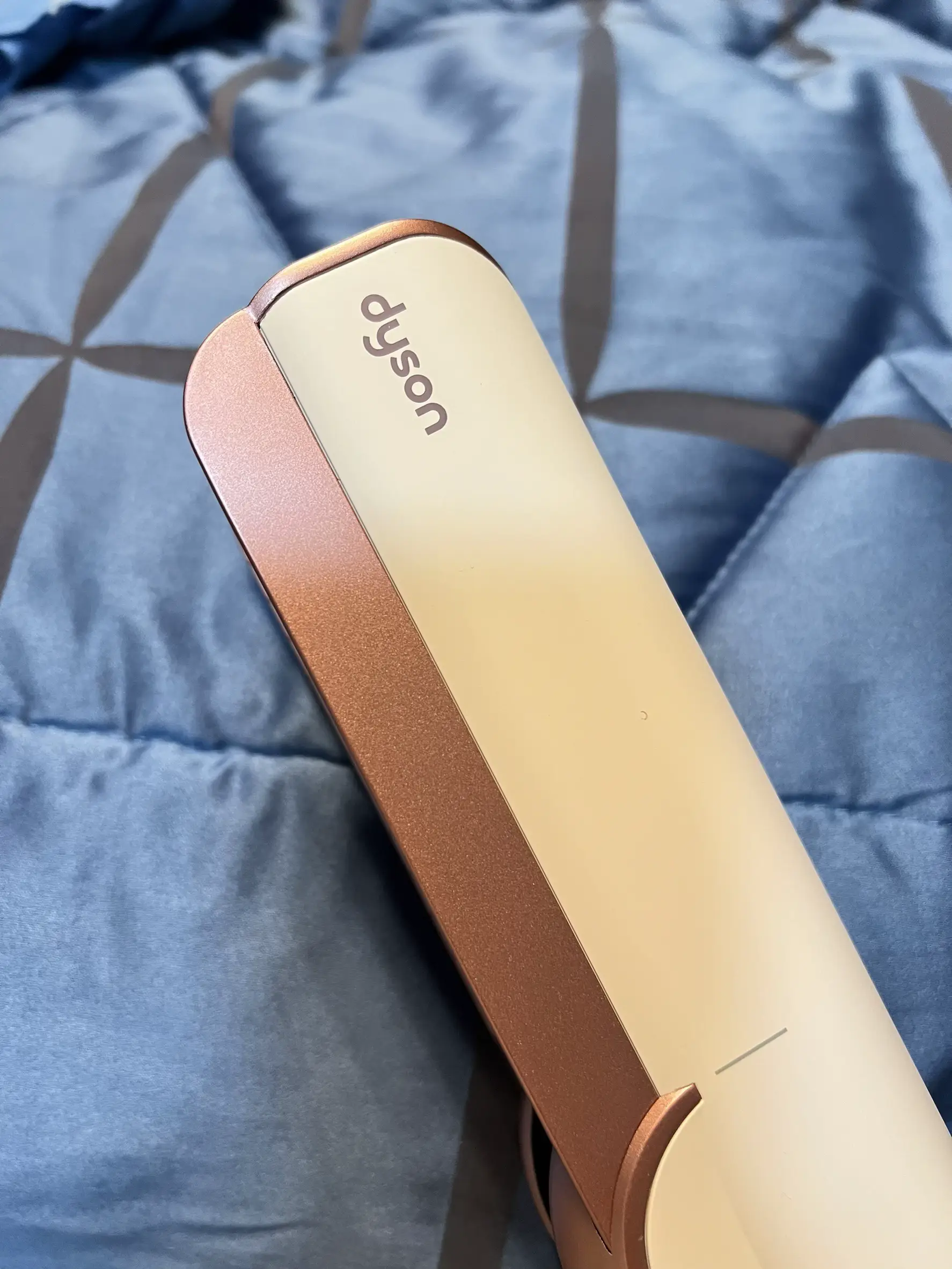 Dyson AirStrait! Worth it? 🛁🪞💁🏼‍♀️ | Gallery posted by 𓂋 𝐀𝐑𝐌 | Lemon8