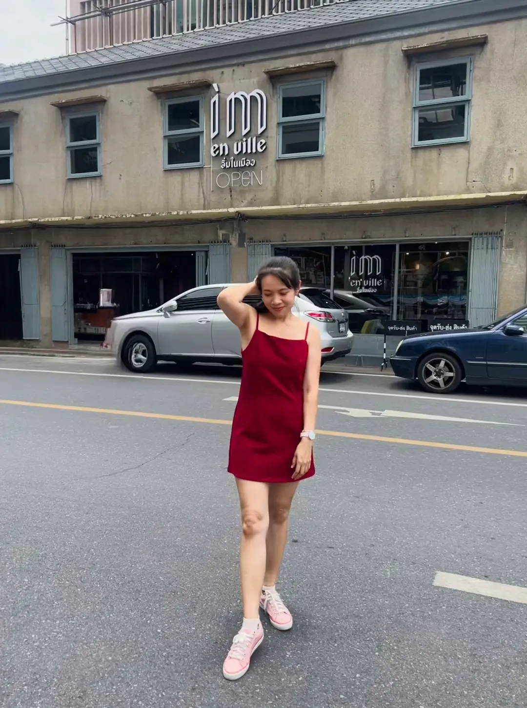 อิ่มในเมือง คาเฟ่สวยๆ | วิดีโอที่เผยแพร่โดย Mom Title | Lemon8