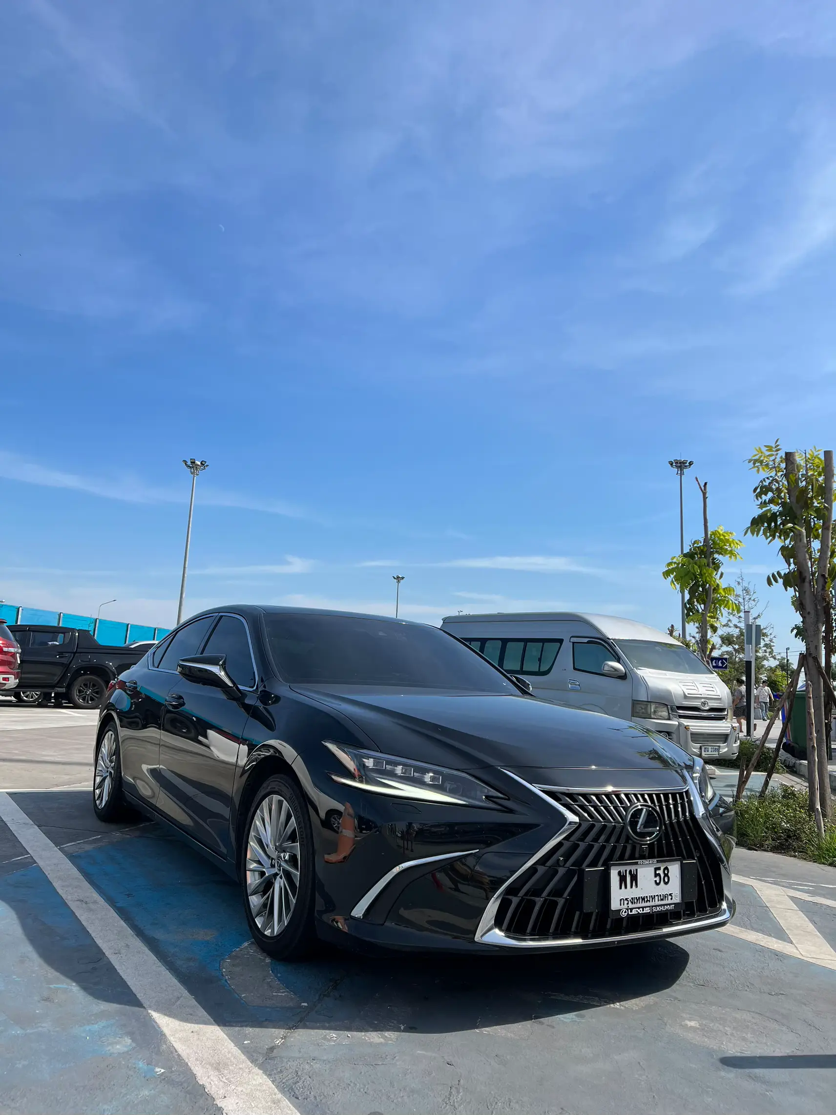 เดินทางไกลกับ ES300h Premium | แกลเลอรีที่โพสต์โดย Sin Assada | Lemon8