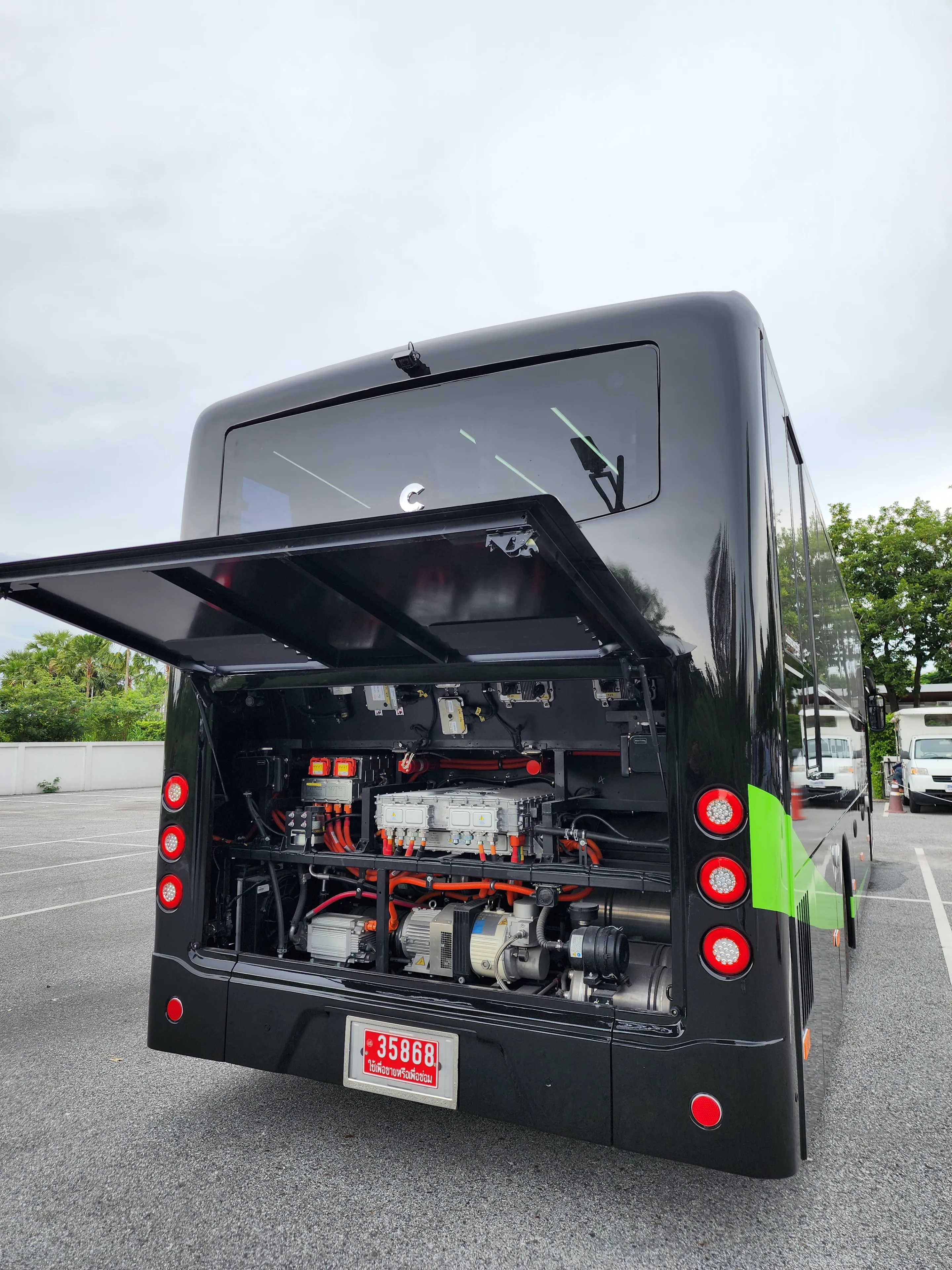 EV BUS พลังงานไฟฟ้า 100% แอร์ฉ่ำ ไร้ควัน ไร้เสียง | แกลเลอรีที่โพสต์โดย DJ AU EV | Lemon8