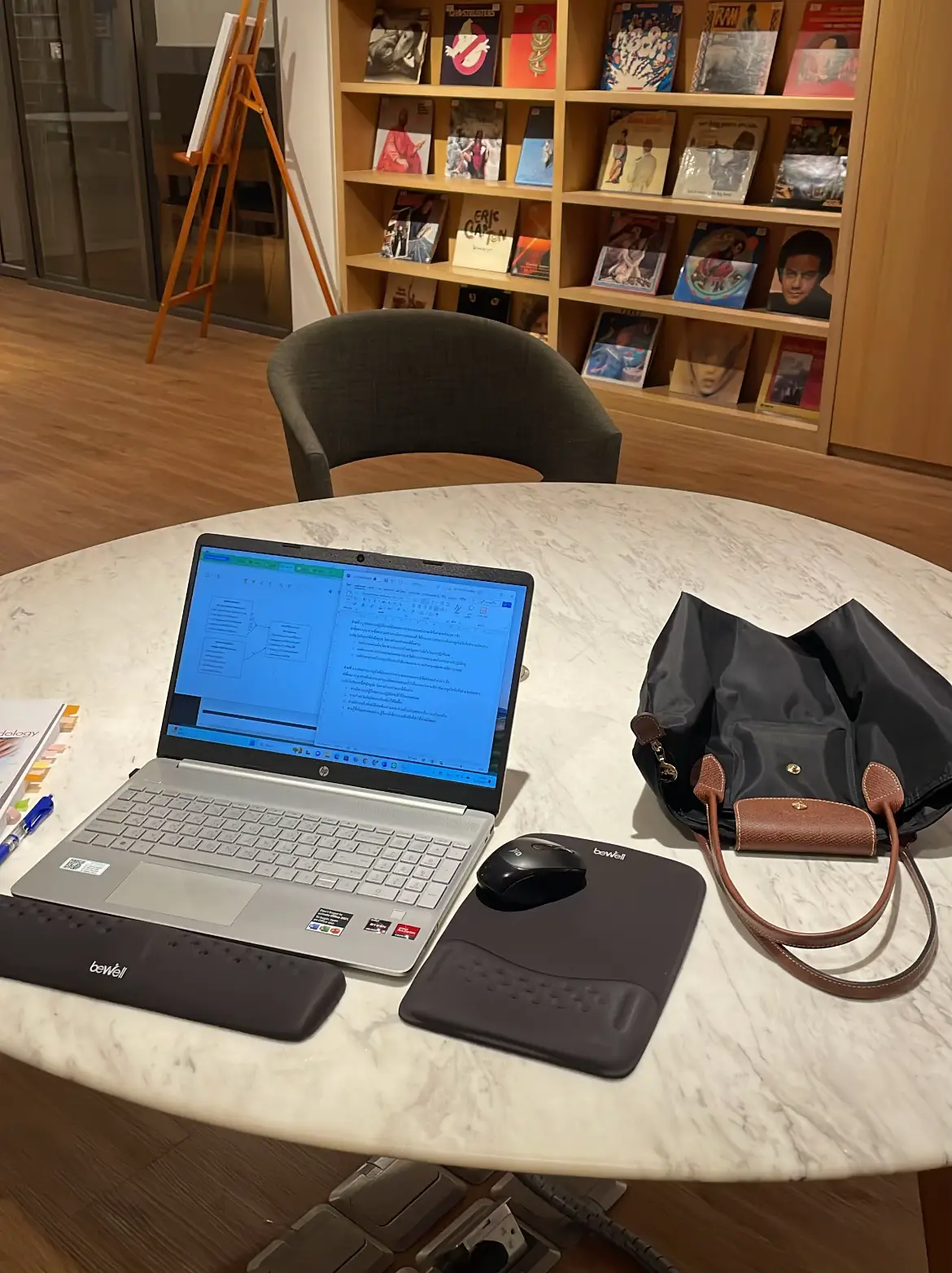 เสียเงินไม่ว่าเสียสุขภาพไม่ได้ Bewell เซ็ตแผ่นรองเม้าส์ | แกลเลอรีที่โพสต์โดย aatomcus | Lemon8