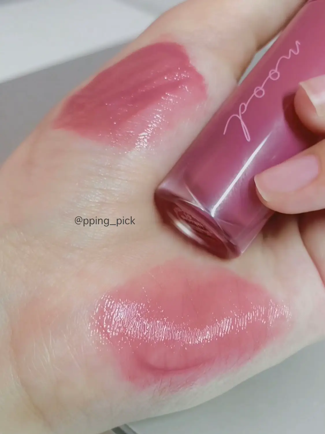 รีวิวลิปฉ่ำวาวสีชมพูอมม่วงที่จริงใจ ติดทนทิ้งสเตน | แกลเลอรีที่โพสต์โดย pping_pick | Lemon8