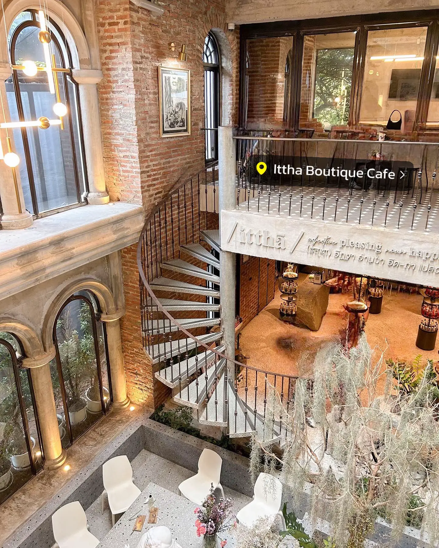 Ittha Cafe : คาเฟ่ย่านพระโขนง ที่สวยมากกกก | แกลเลอรีที่โพสต์โดย ♡ MANOW ♡ | Lemon8