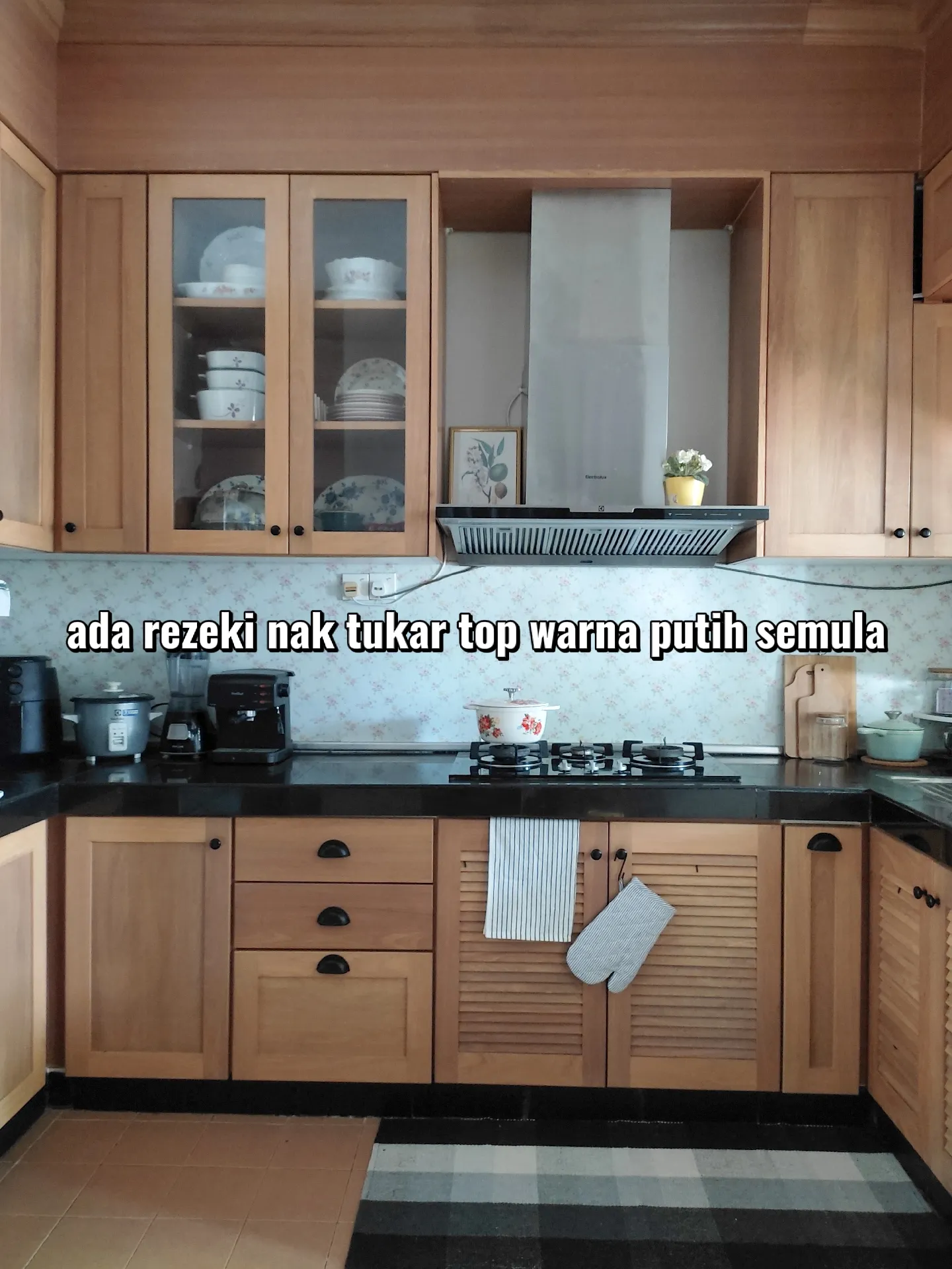 Menyesal tukar kitchen top dapur warna HITAM! | Galeri disiarkan oleh ...
