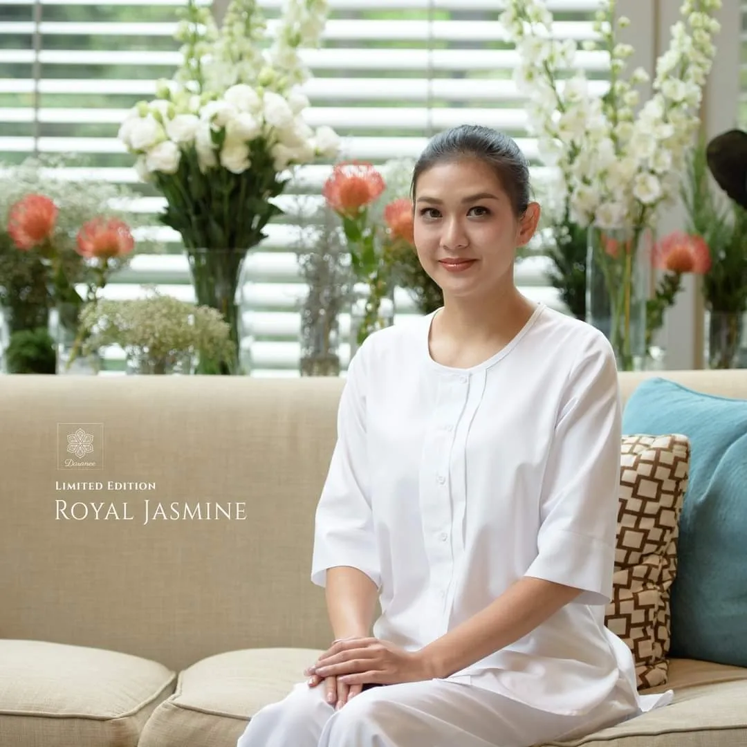 "รอยัลจัสมิน" ยิ่งได้ใส่ปฎิบัติธรรม ยิ่งมีความสุข | แกลเลอรีที่โพสต์โดย Daranee | Lemon8