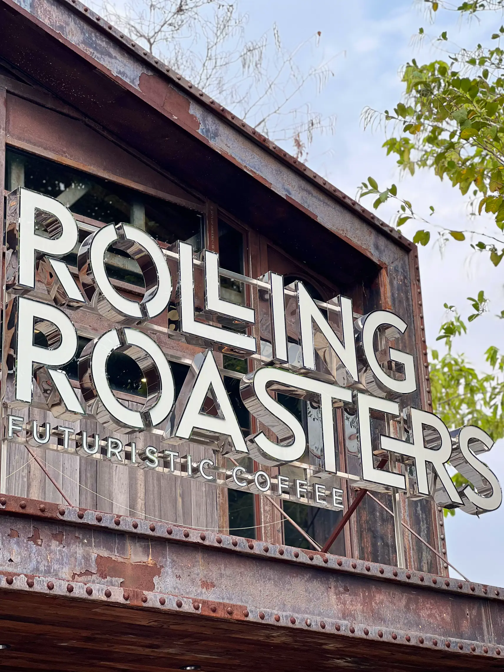 รีวิวคาเฟ่ Rolling Roasters | แกลเลอรีที่โพสต์โดย เมาส์ไปกับปี 👄 | Lemon8