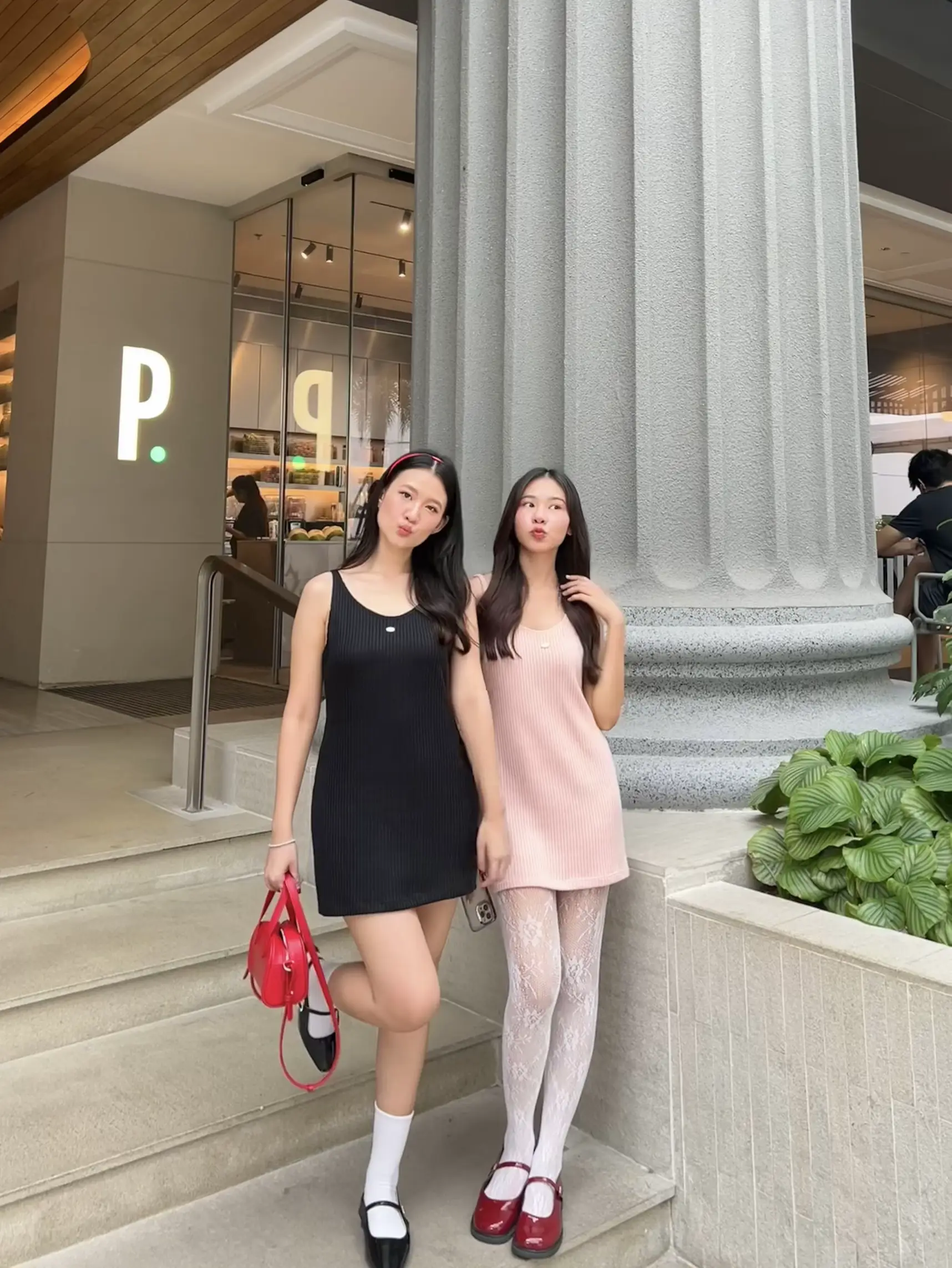 รวมไอเดียแมทต์ชุดคู่กับเพื่อน 👭🏼 | แกลเลอรีที่โพสต์โดย chor | Lemon8