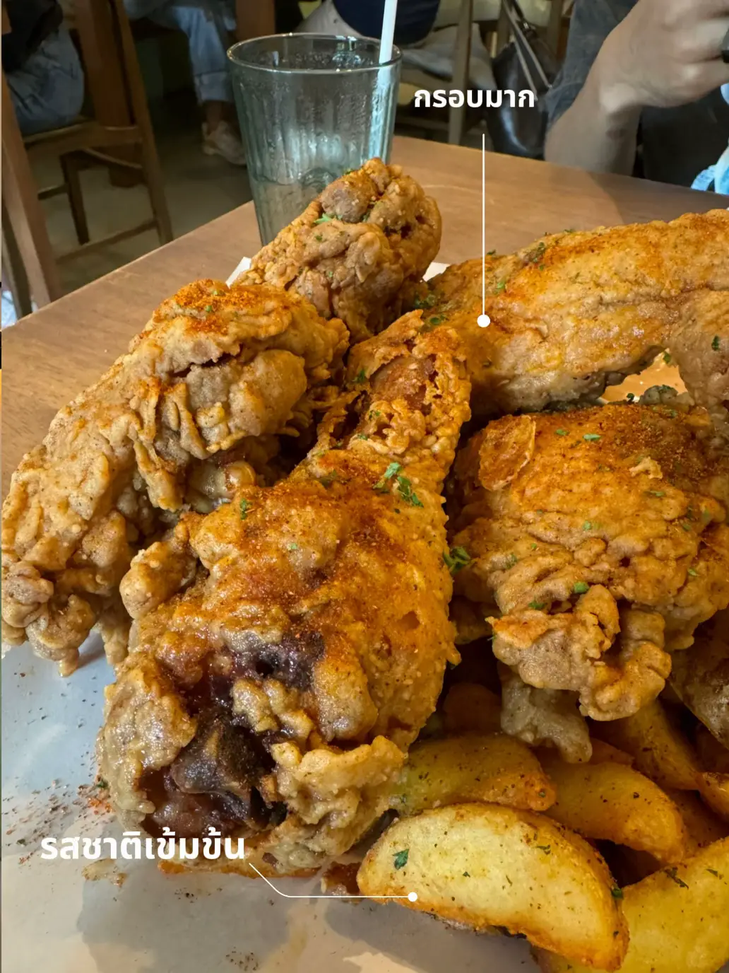 🍗ไก่ทอดที่ต้องไปลองสักครั้งในชีวิต Henryfry | แกลเลอรีที่โพสต์โดย Best | Lemon8