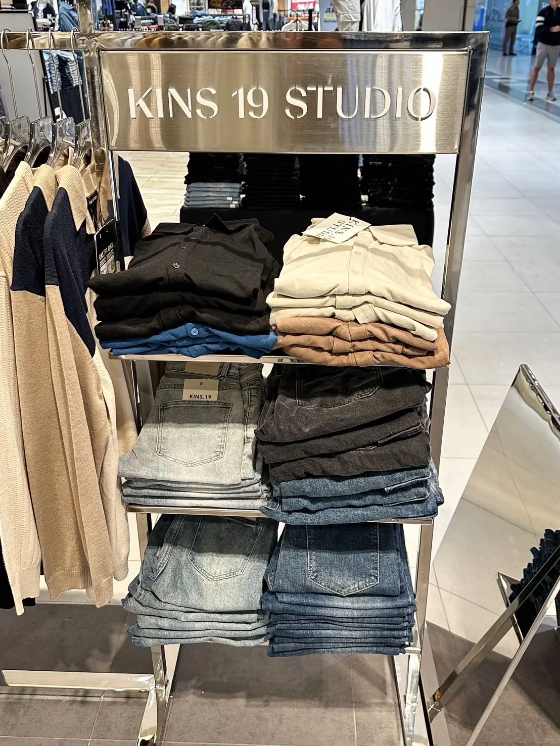 Visit Our first pop-up store Kins.19studio | แกลเลอรีที่โพสต์โดย KINS ...