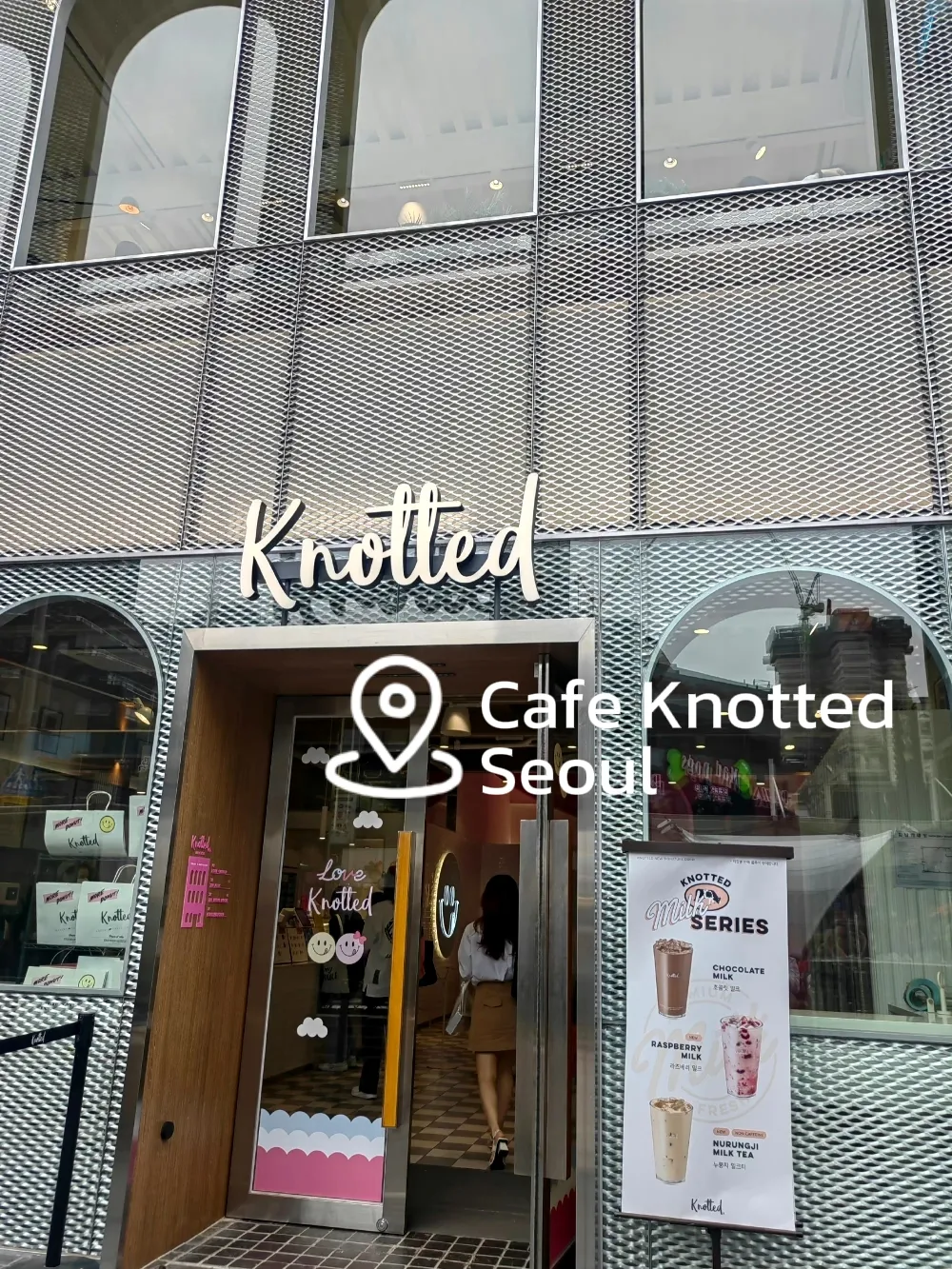 BEST CREAM FILLED DONUTS in KOREA💗🍩 | Gallery posted by Miko☁️ | Lemon8