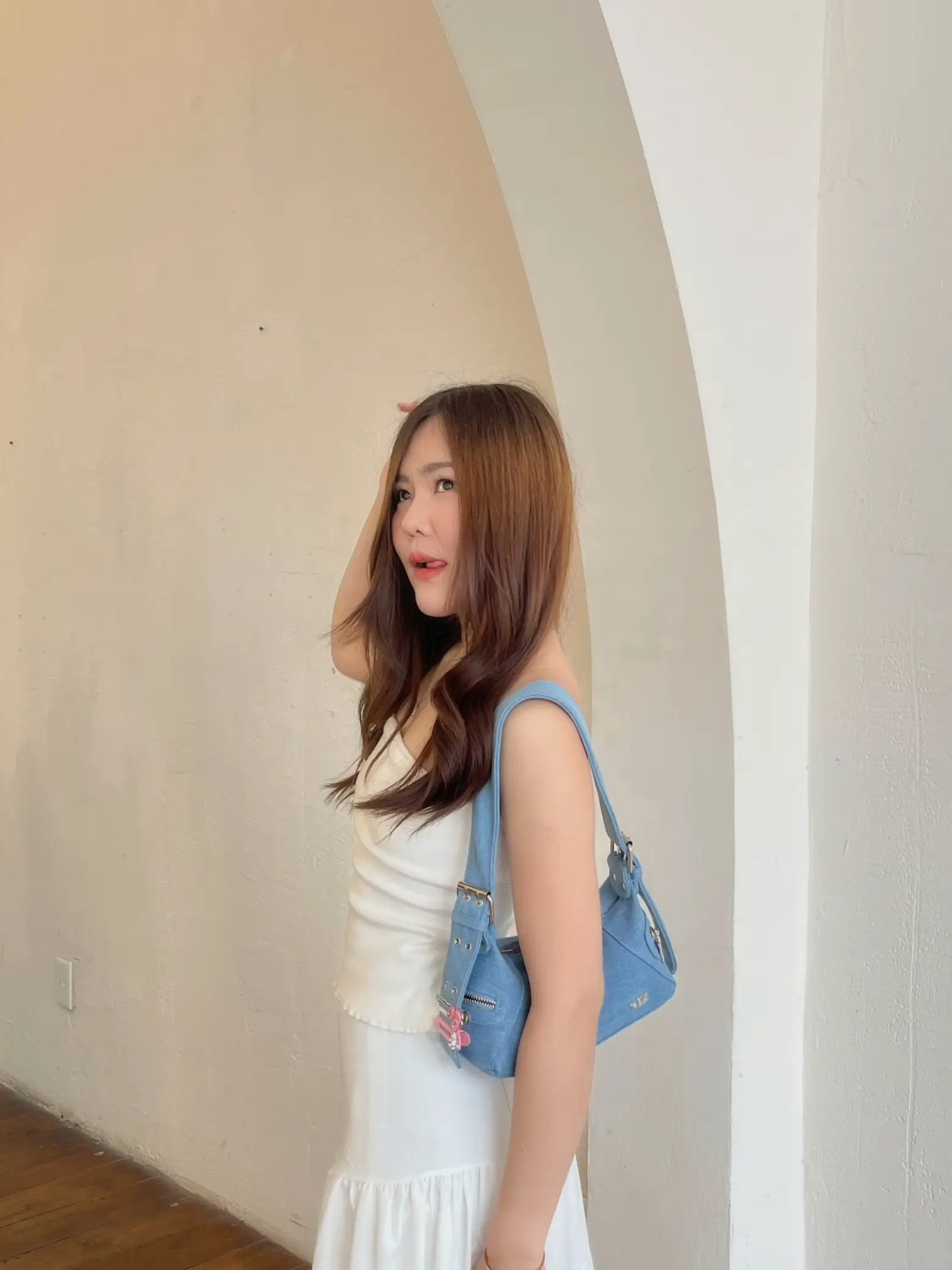 OOTD: All white with denim bag 🤍🥣 | แกลเลอรีที่โพสต์โดย Ugmii | Lemon8