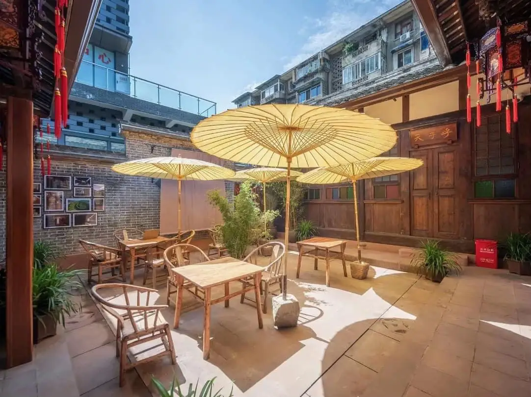 หมาล่าหม้อไฟตามรอยจางหลิงเฮ่อ | แกลเลอรีที่โพสต์โดย emeili | Lemon8