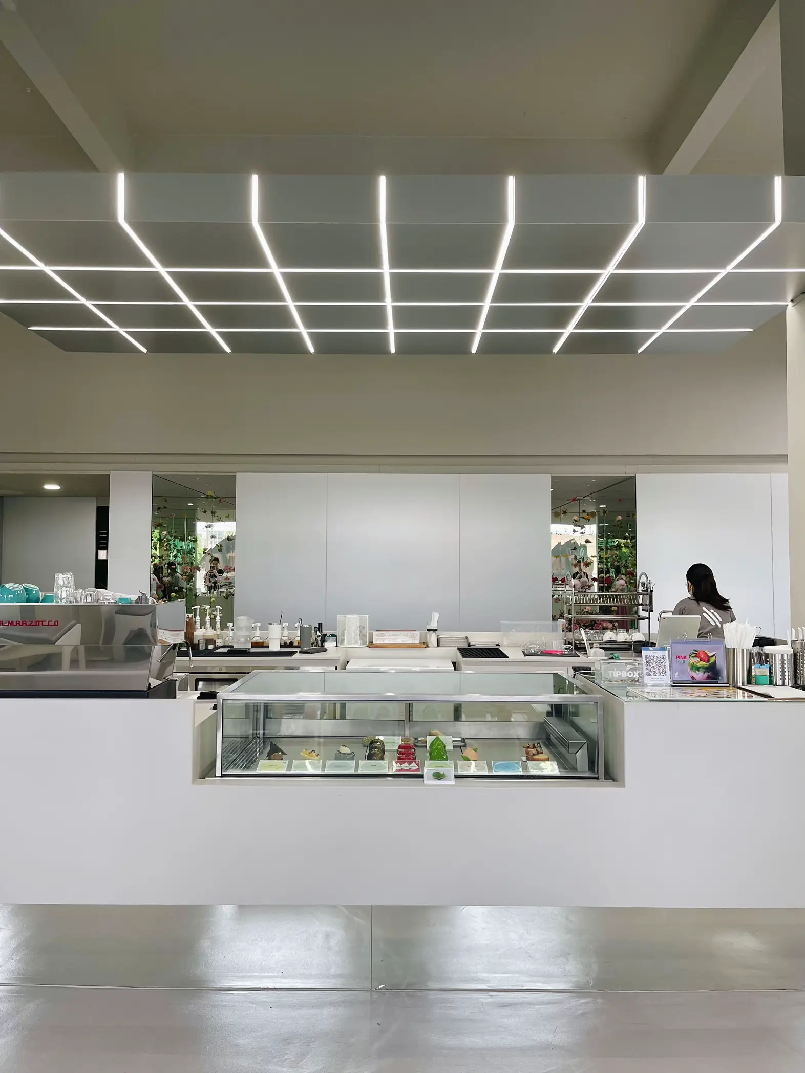 Isara Mirror Cafe คาเฟ่กระจกเปิดใหม่นนทบุรี | แกลเลอรีที่โพสต์โดย ...