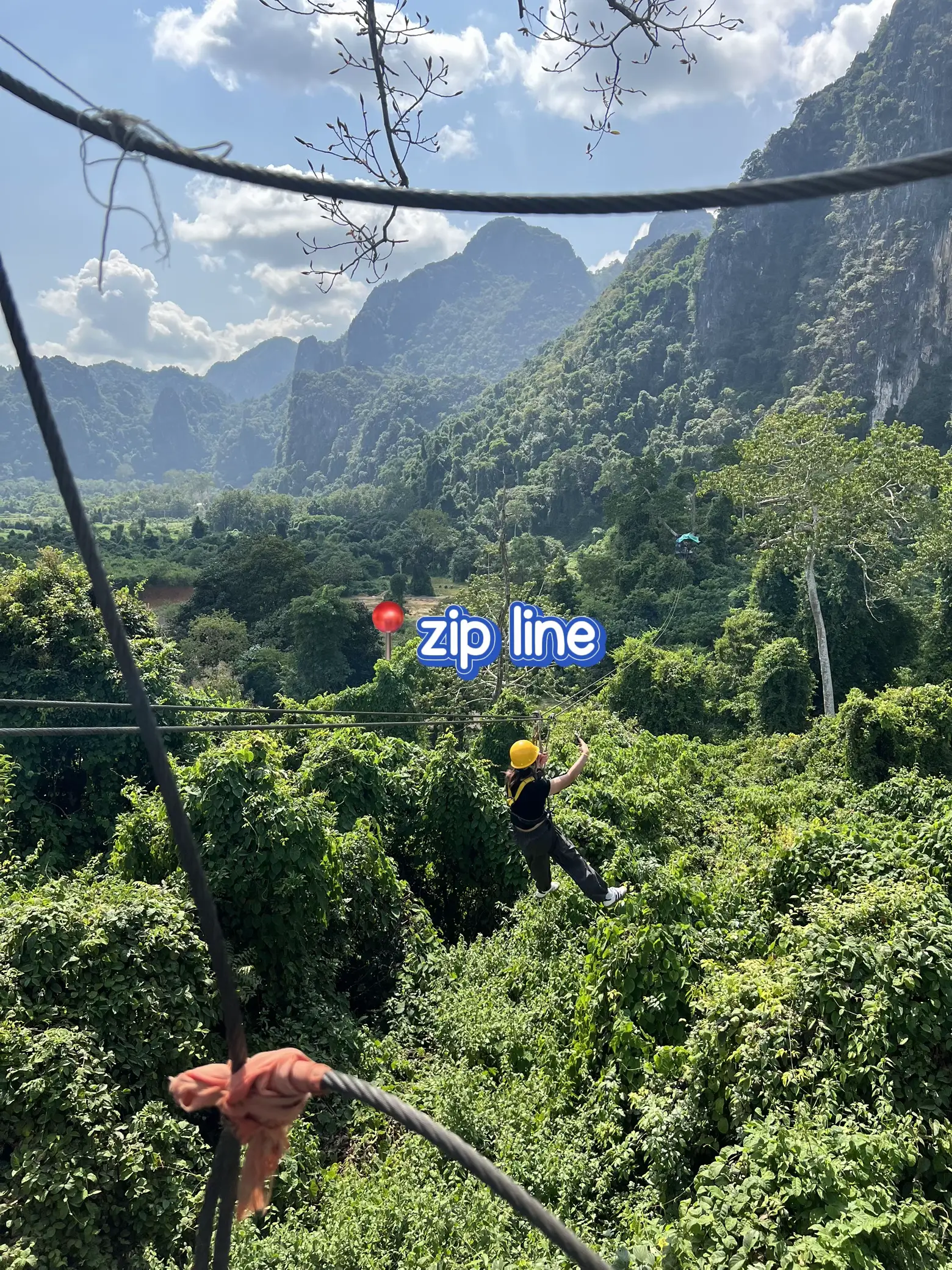 Day 2: ผจญภัยสุดมันส์ที่ผาหนามไซ และ Zipline ถ้ำนางฟ้า 🏞️💪 | แกลเลอรีที่โพสต์โดย toei_pcr | Lemon8