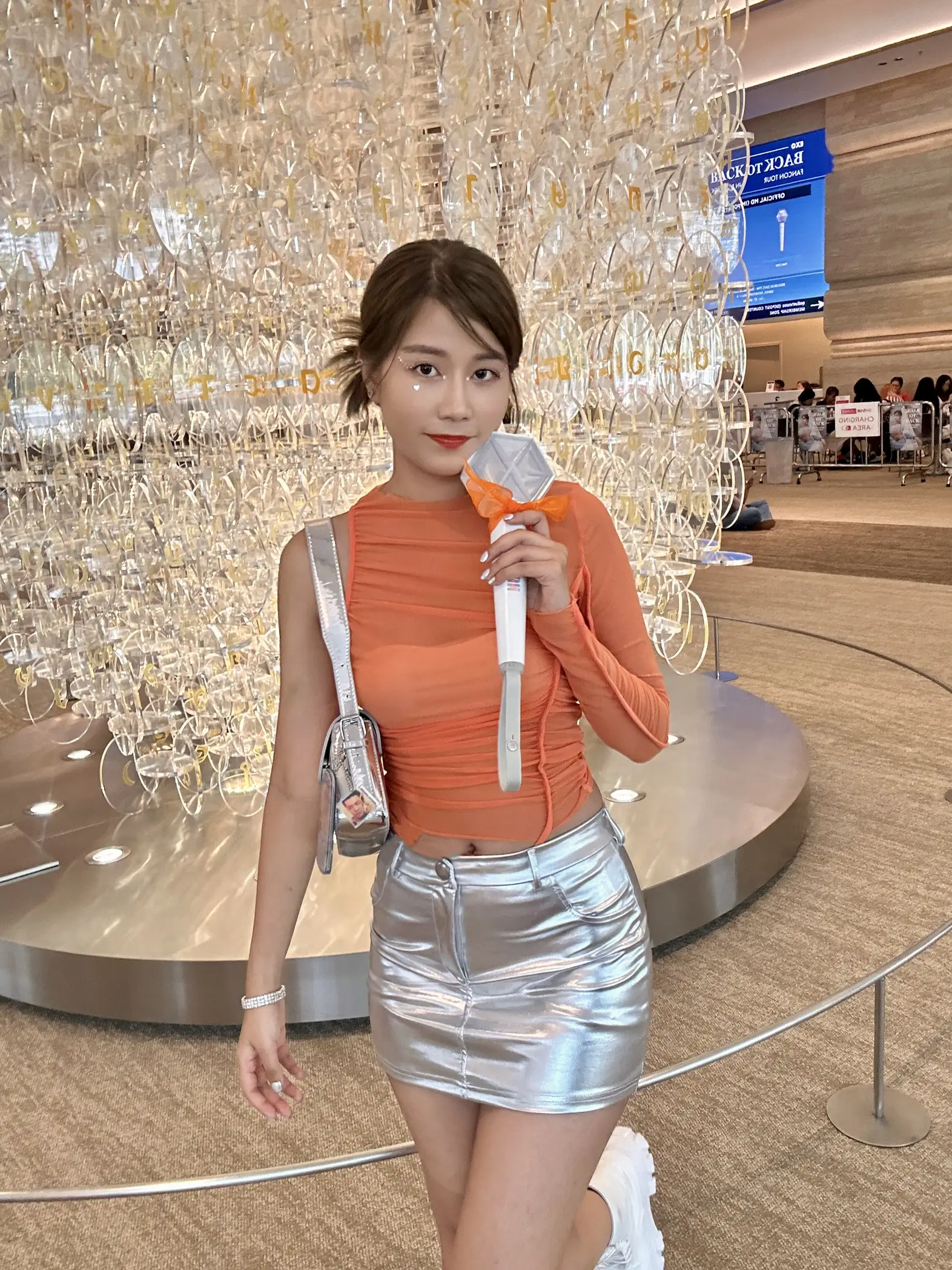 OOTD ไปคอนเสิร์ต ธีมส้มรักพ่อ🧡🤭 | Gallery posted by mook🧁 | Lemon8