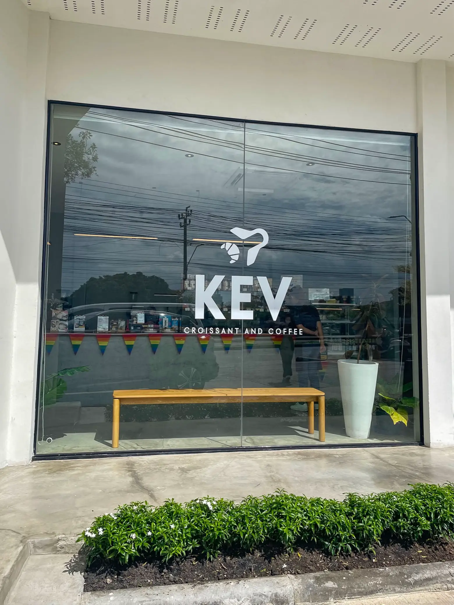 KEV ร้านคาเฟ่ย่านบางนา ครัวซองต์อร่อยย 🥐☕️ | แกลเลอรีที่โพสต์โดย ...