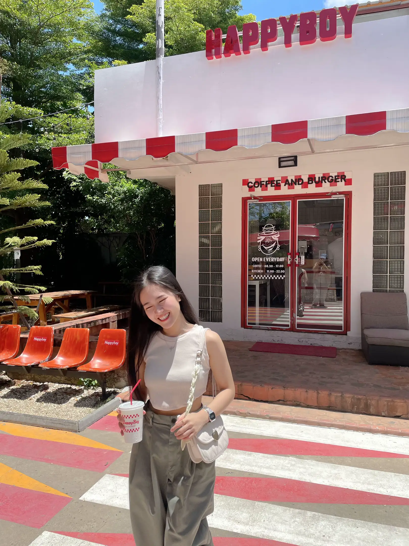 Cafe น่าไป | แกลเลอรีที่โพสต์โดย Ju_Ju | Lemon8