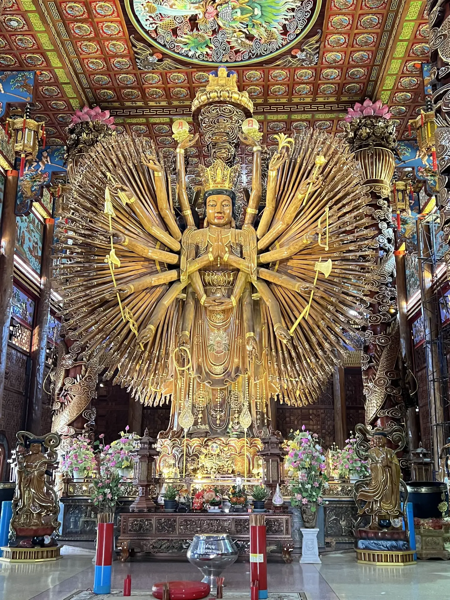 ไหว้เจ้าแม่กวนอิมพันกร | แกลเลอรีที่โพสต์โดย Ple Channel | Lemon8