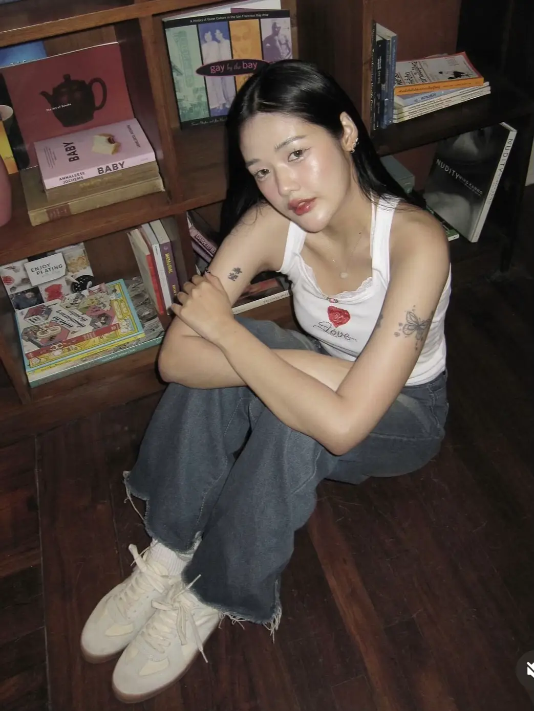 OOTD | tank top x jeans ใส่คู่กันยังไงก็เก๋ 👀 | แกลเลอรีที่โพสต์โดย 孙俪シ ...