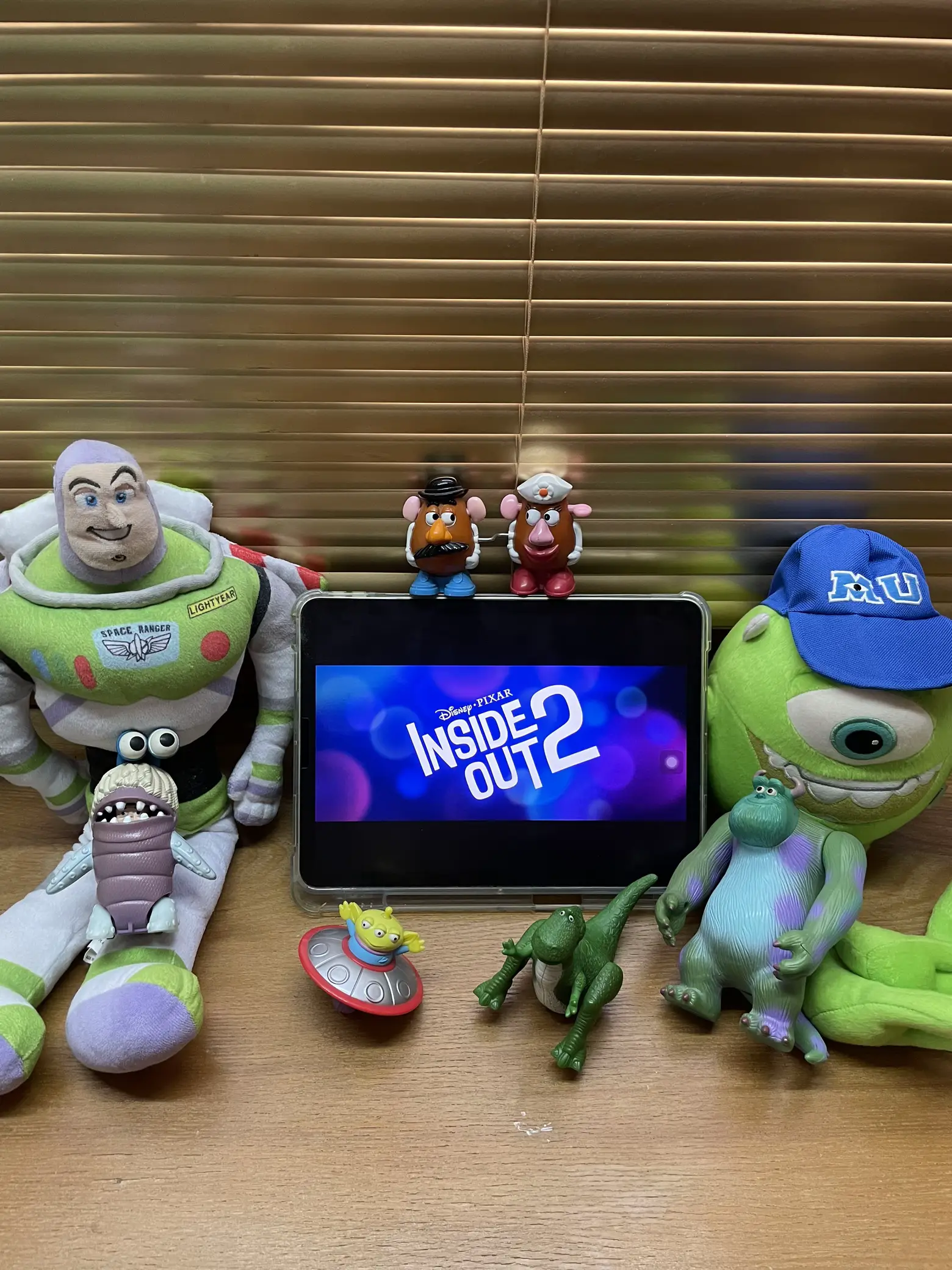 🧠👀เตรียมตัวจองตั๋วไปดู inside out2 กันเถอะ! | แกลเลอรีที่โพสต์โดย พก ...