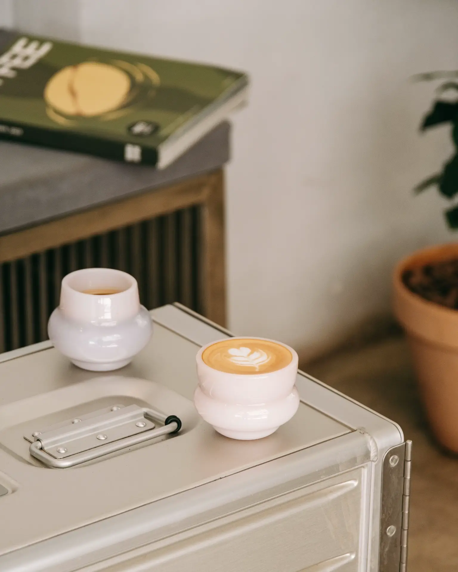 Cohesion Coffee คาเฟ่คูลๆ ที่ถนน Qiagnian เมืองคุนหมิง ☕️🛹 | แกลเลอรี ...