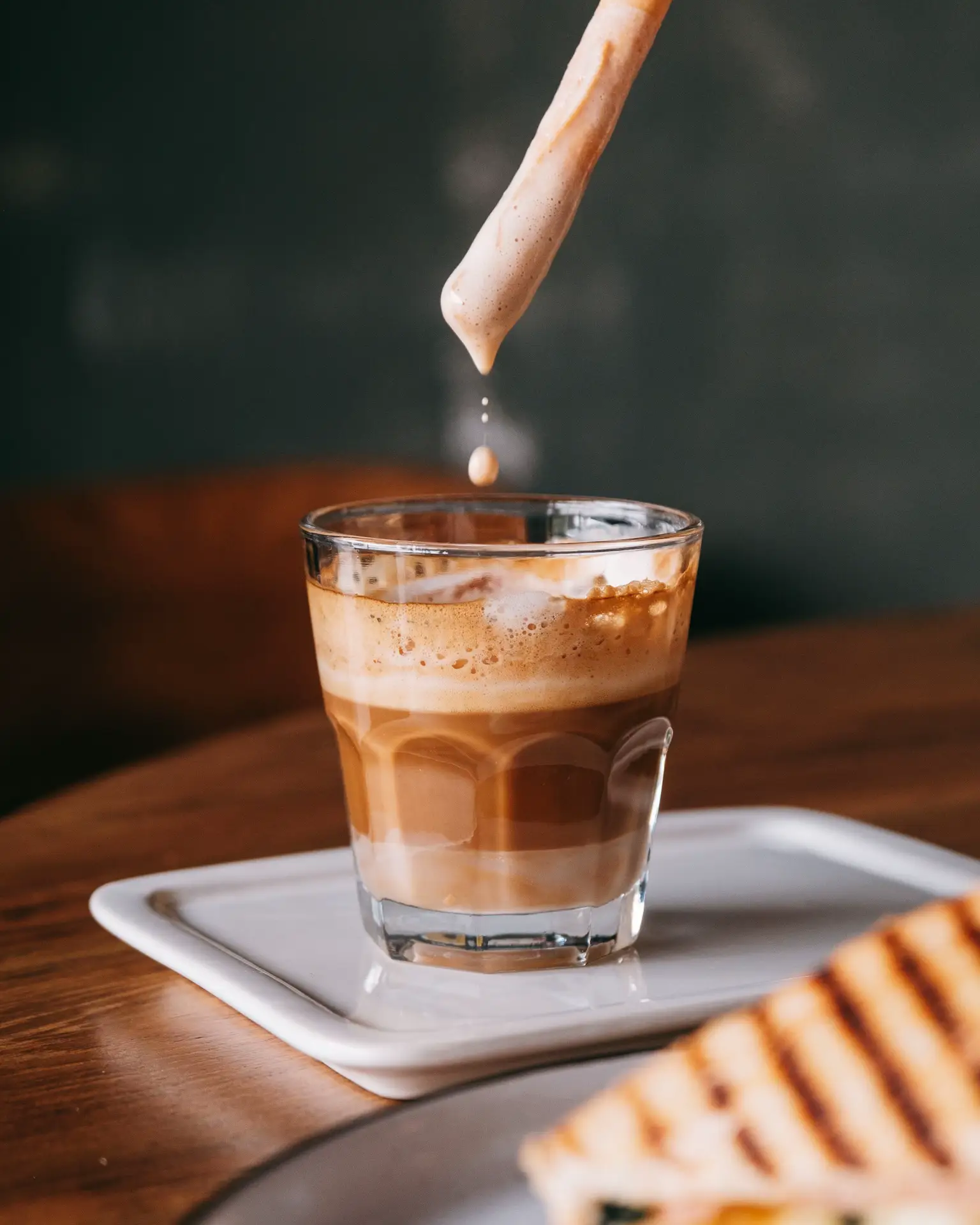 "BANTATTHONG CAFE" Cool Cafe & Bar Modern Loft Style | Gallery posted ...