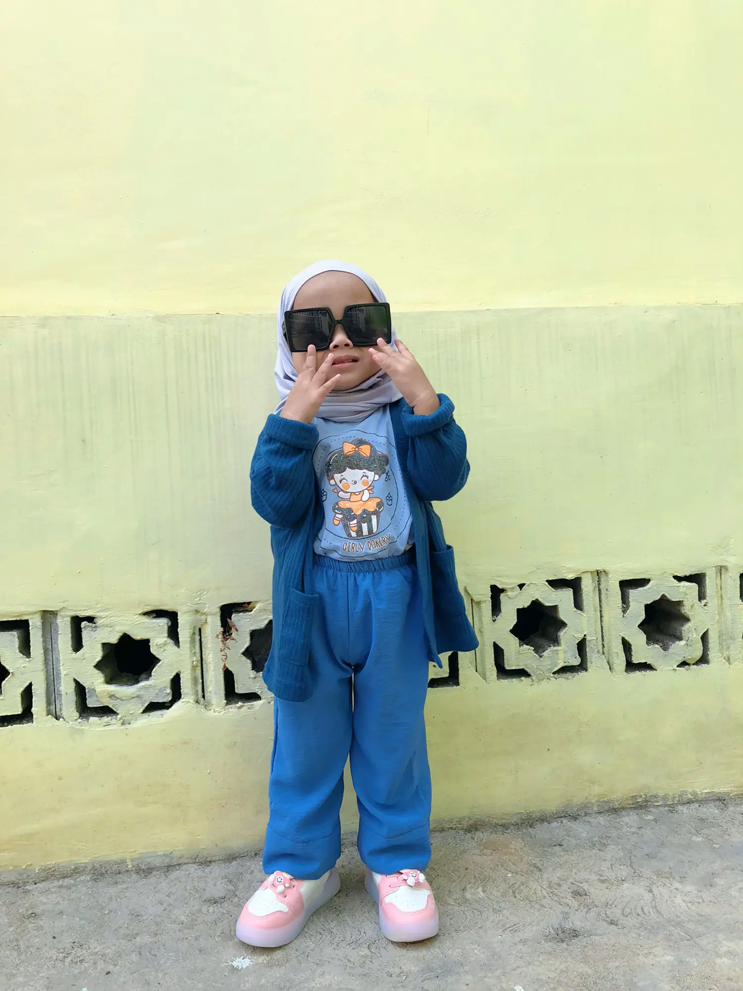Ootd balita tema blue denim | Galeri diposting oleh Mutyaaa | Lemon8