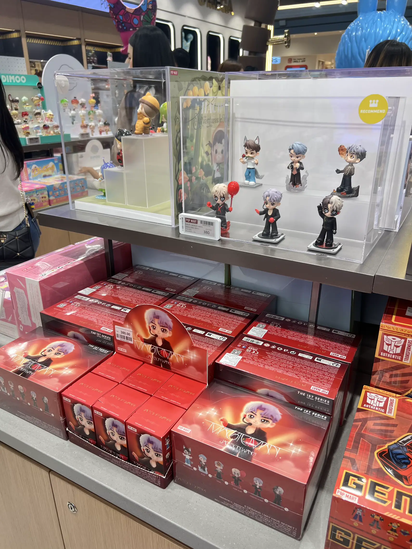 รีวิวซื้อ Popmart ฉบับ Walk in หน้าร้าน | แกลเลอรีที่โพสต์โดย 𝐋𝐚𝐥𝐢𝐭𝐚. 𐙚 ˚ | Lemon8