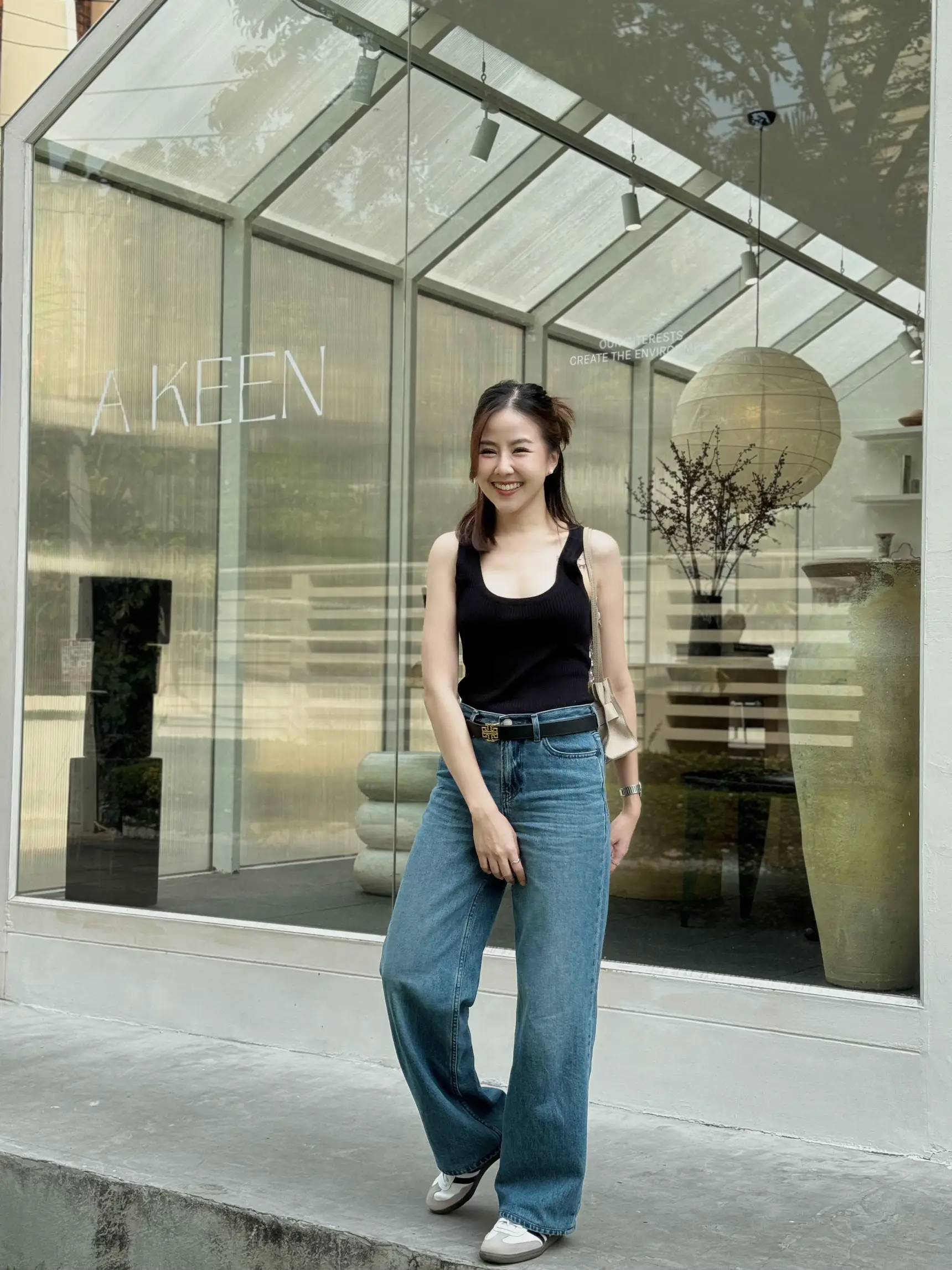 Outfit เท่ห์ ไปคาเฟ่ดีกว่า | แกลเลอรีที่โพสต์โดย Bpk | Lemon8