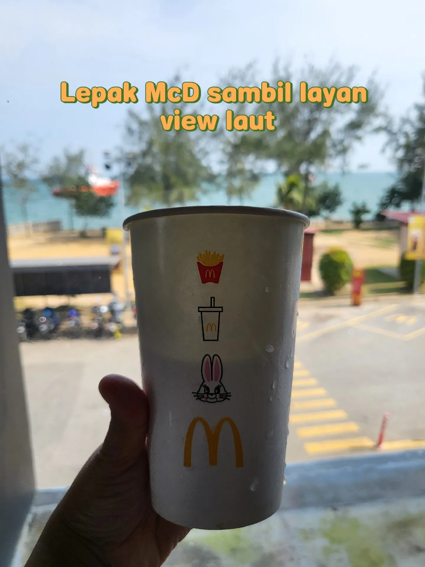 Lepak kt McD sambil layan view laut | Galeri disiarkan oleh Atie Ben | Lemon8