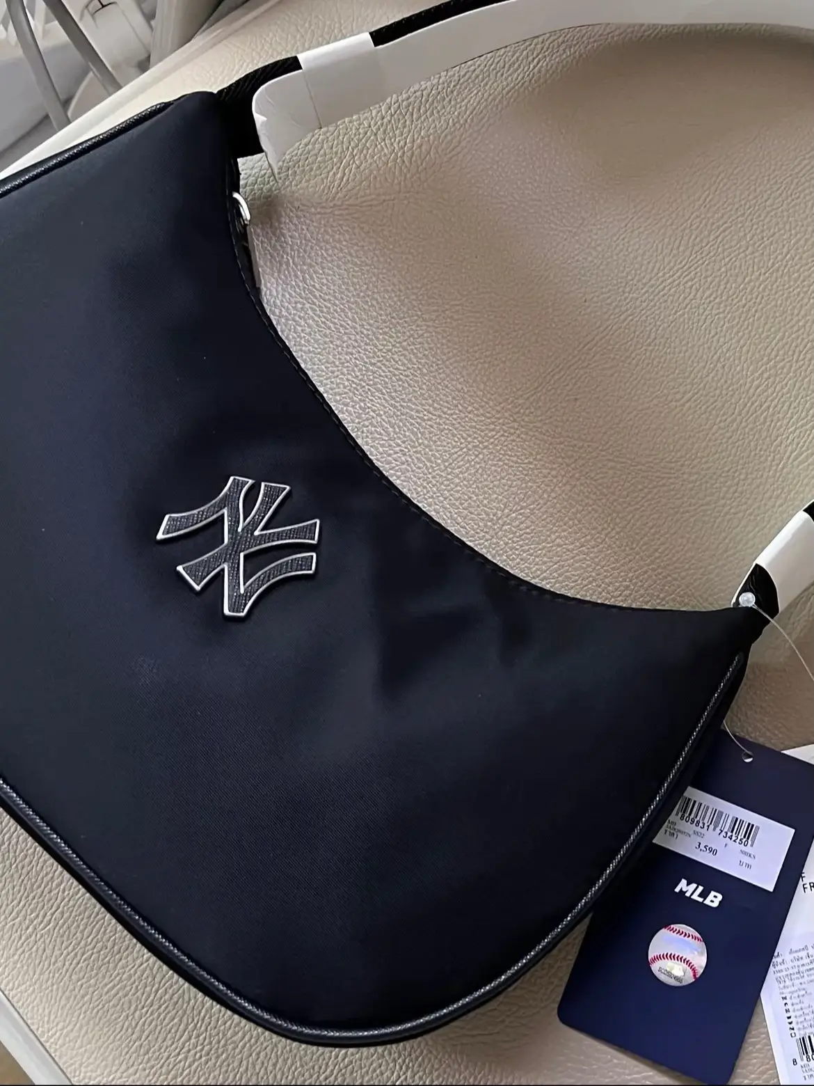 ป้ายยากระเป๋าแบรนด์ MLB👜 | แกลเลอรีที่โพสต์โดย pearwahstyle | Lemon8