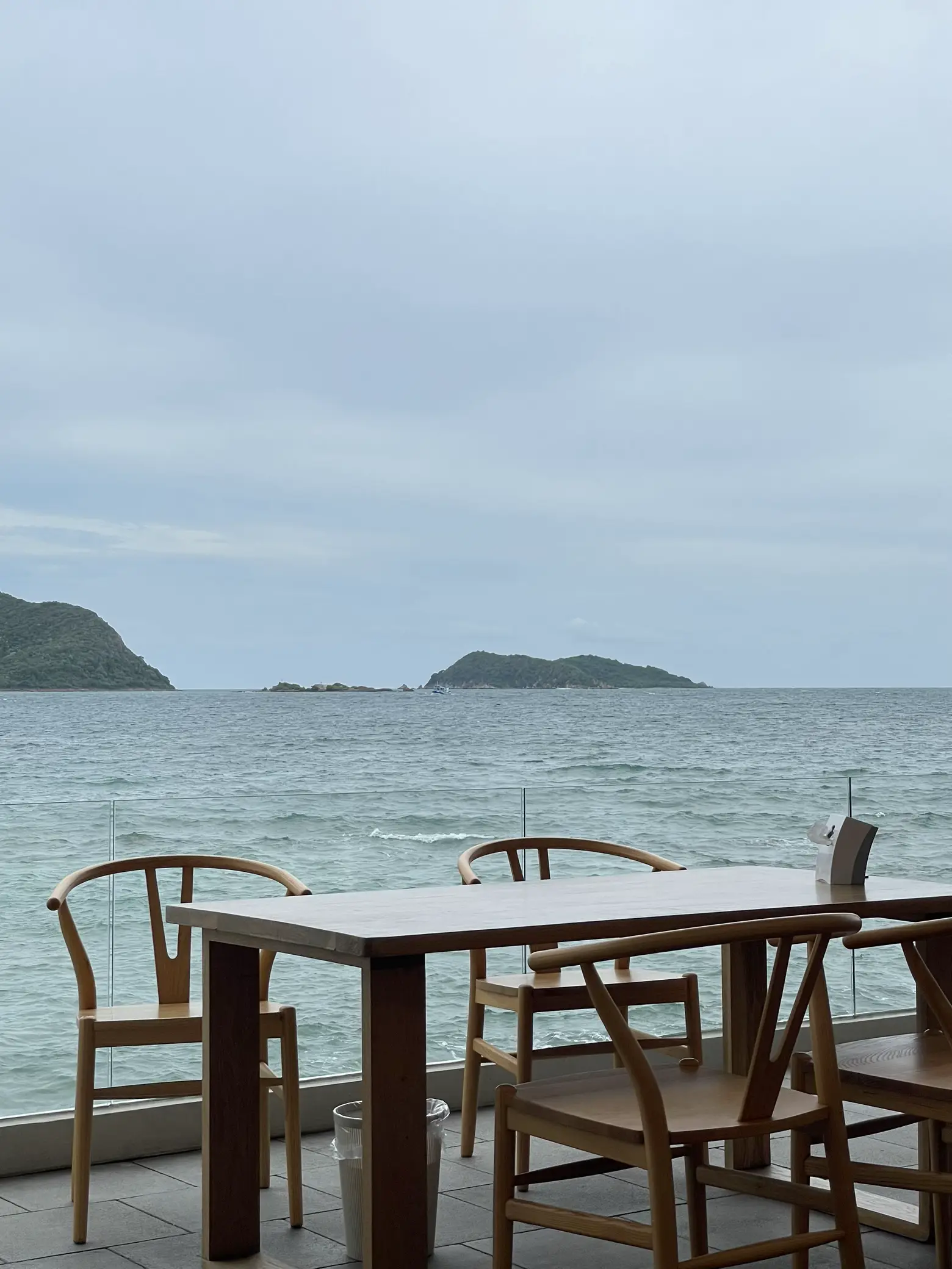 Palyn คาเฟ่ติดทะเล สัตหีบ 🌊 | แกลเลอรีที่โพสต์โดย JAJAH | Lemon8