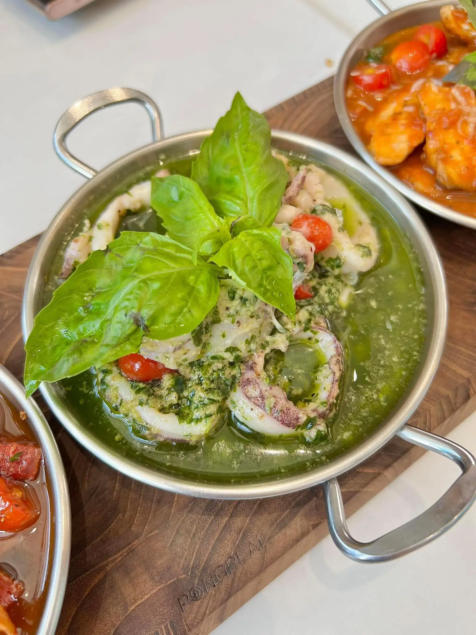 Fishmonger Ari | แกลเลอรีที่โพสต์โดย Theaaom aom | Lemon8