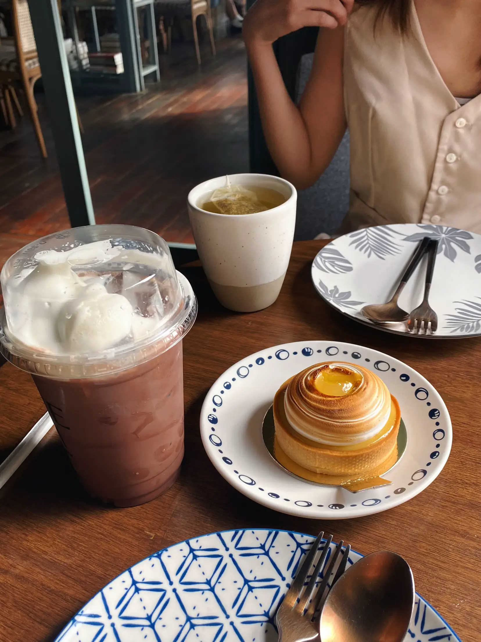 IM En Ville "Full In The City" Café Hit Neighborhood | Gallery posted by Magazine | Lemon8